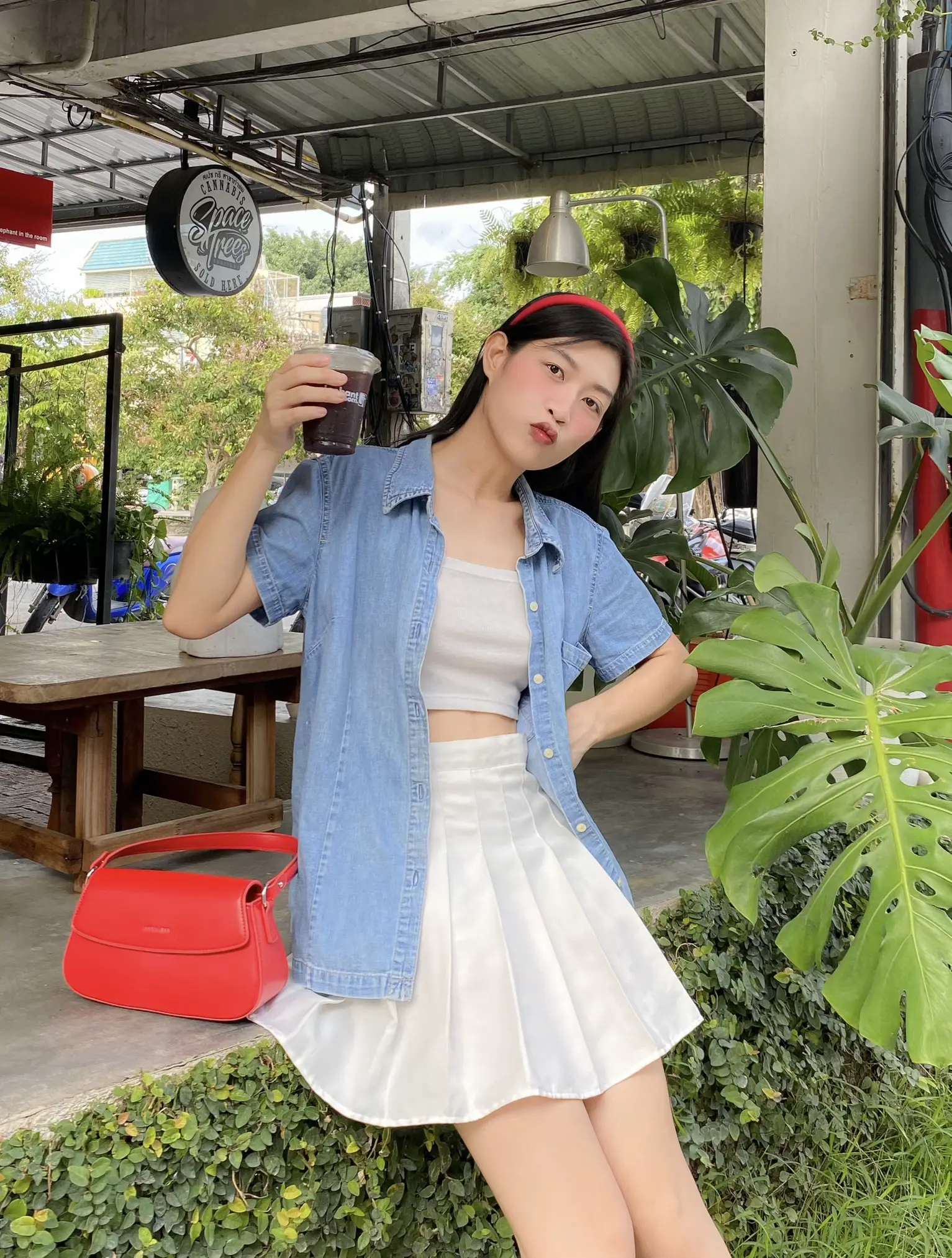 ไอเดียแต่งตัวกับกระเป๋าสีแดง kappa.bkk 🍅🥣 | แกลเลอรีที่โพสต์โดย ...