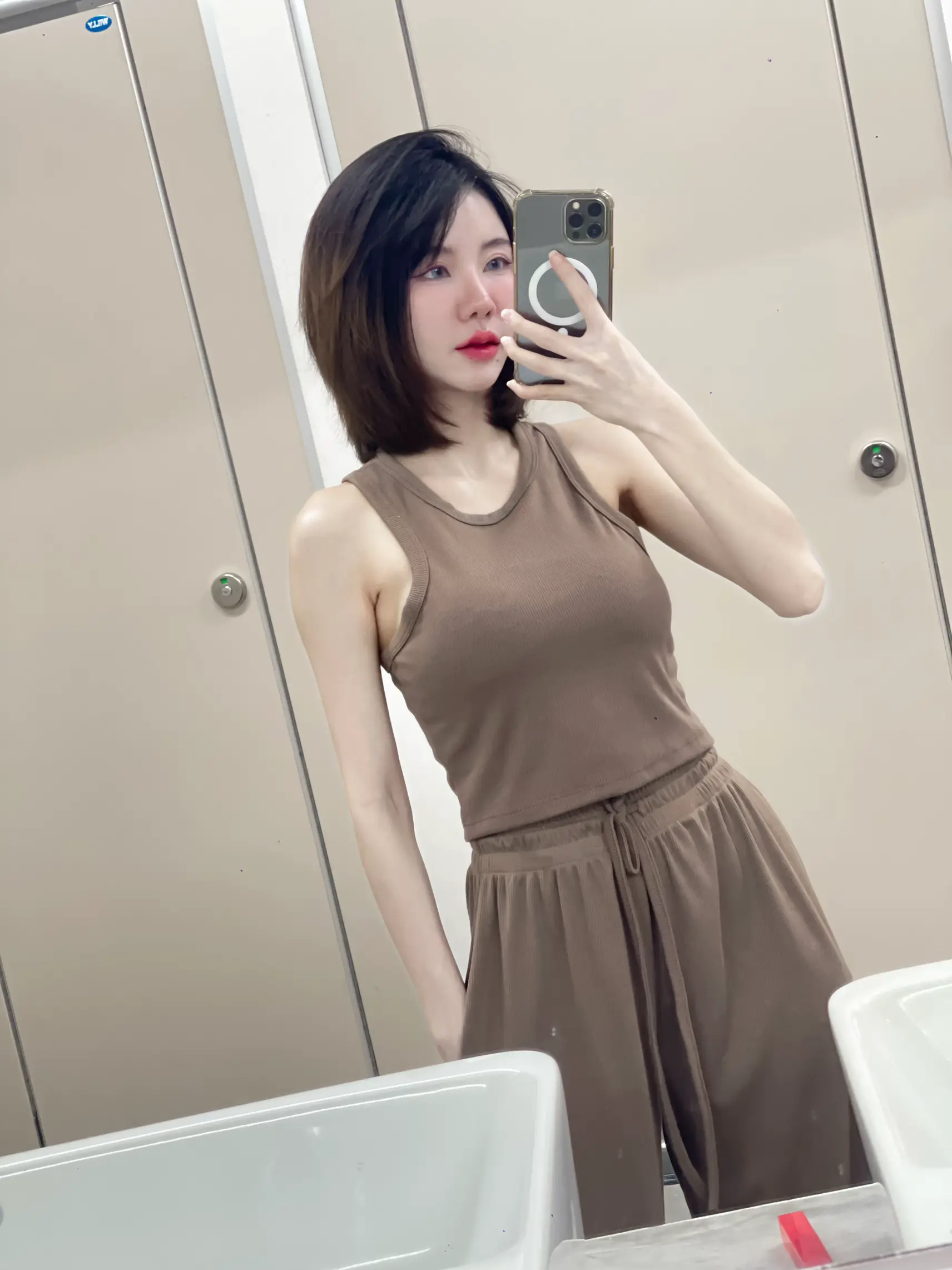 ตัดผมสั้น ทำให้หน้าดูเล็กลง100% | แกลเลอรีที่โพสต์โดย Pair💕 | Lemon8