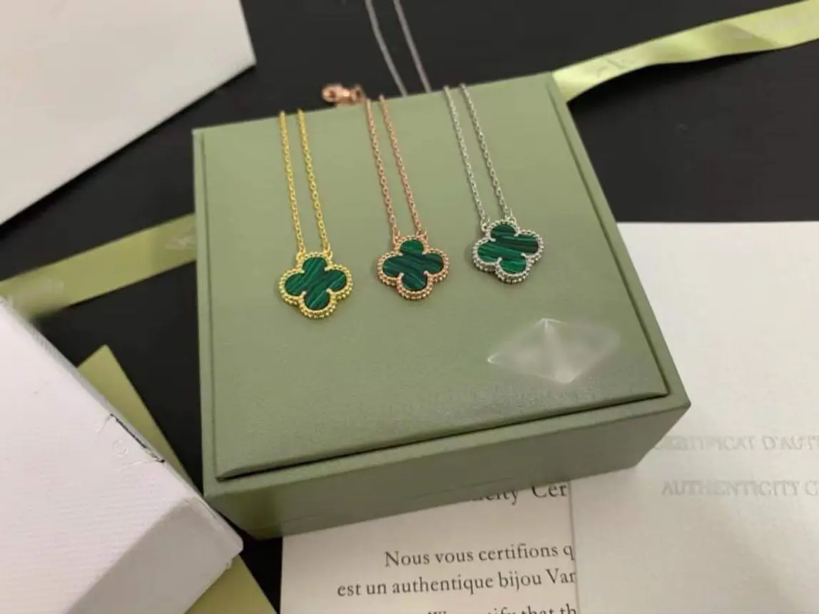 แวนคลีฟ 𝑽𝒂𝒏 𝑪𝒍𝒆𝒆𝒇 พร้อมกล่องกำมะหยี่สุดหรู💎 🍃 𝑽𝒂𝒏 𝒄𝒍𝒆𝒆𝒇 | แกลเลอรีที่ ...