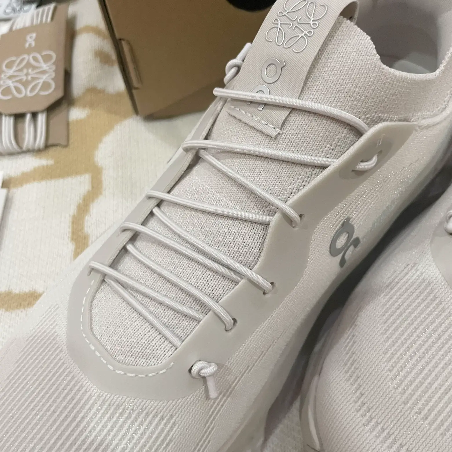 Review Loewe X on cloudtlit สี Sand | แกลเลอรีที่โพสต์โดย Punpun | Lemon8