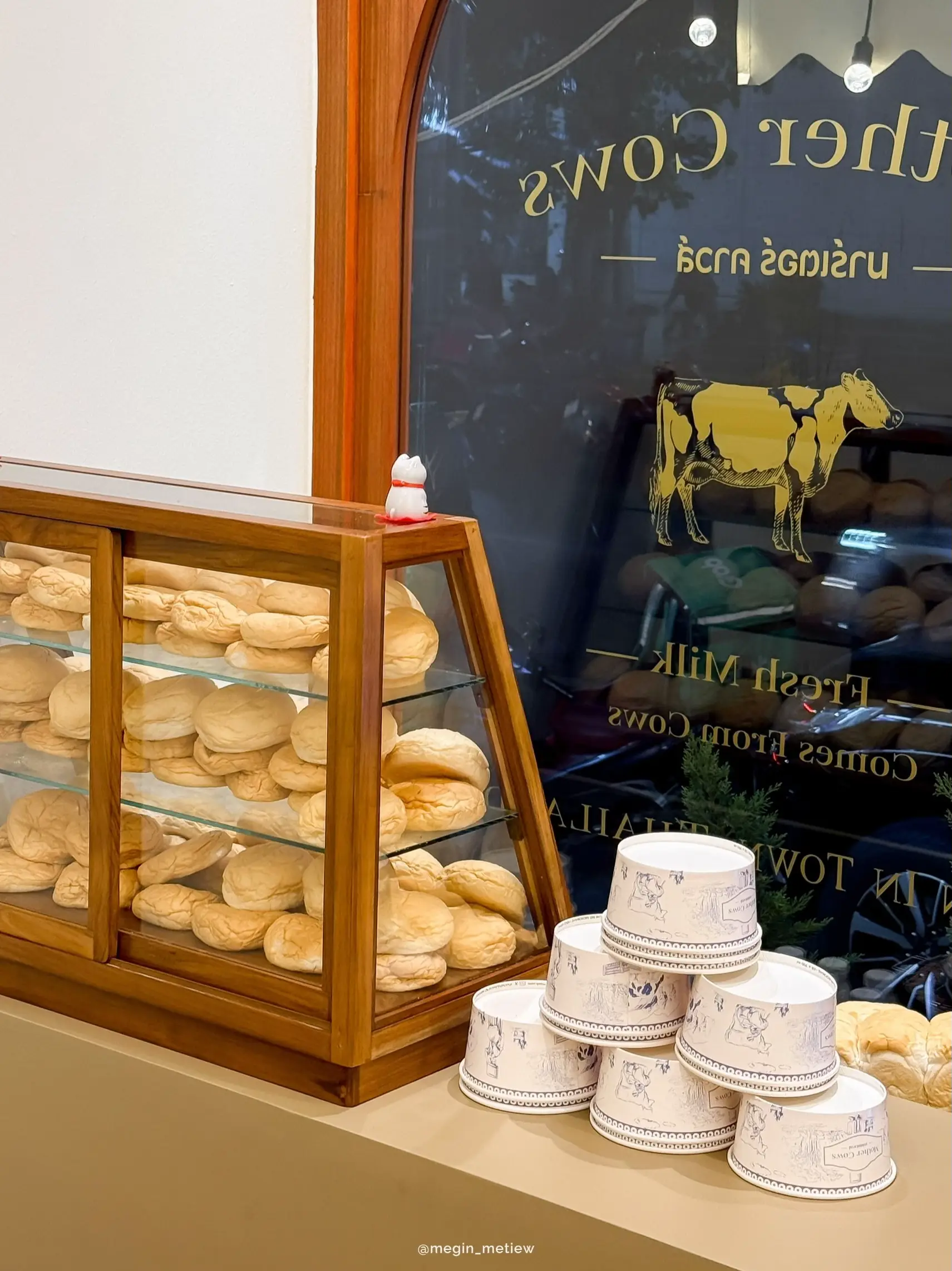 Mother Cows สาขา Town In Town 🐄🍞 | แกลเลอรีที่โพสต์โดย Jtmb.e | Lemon8