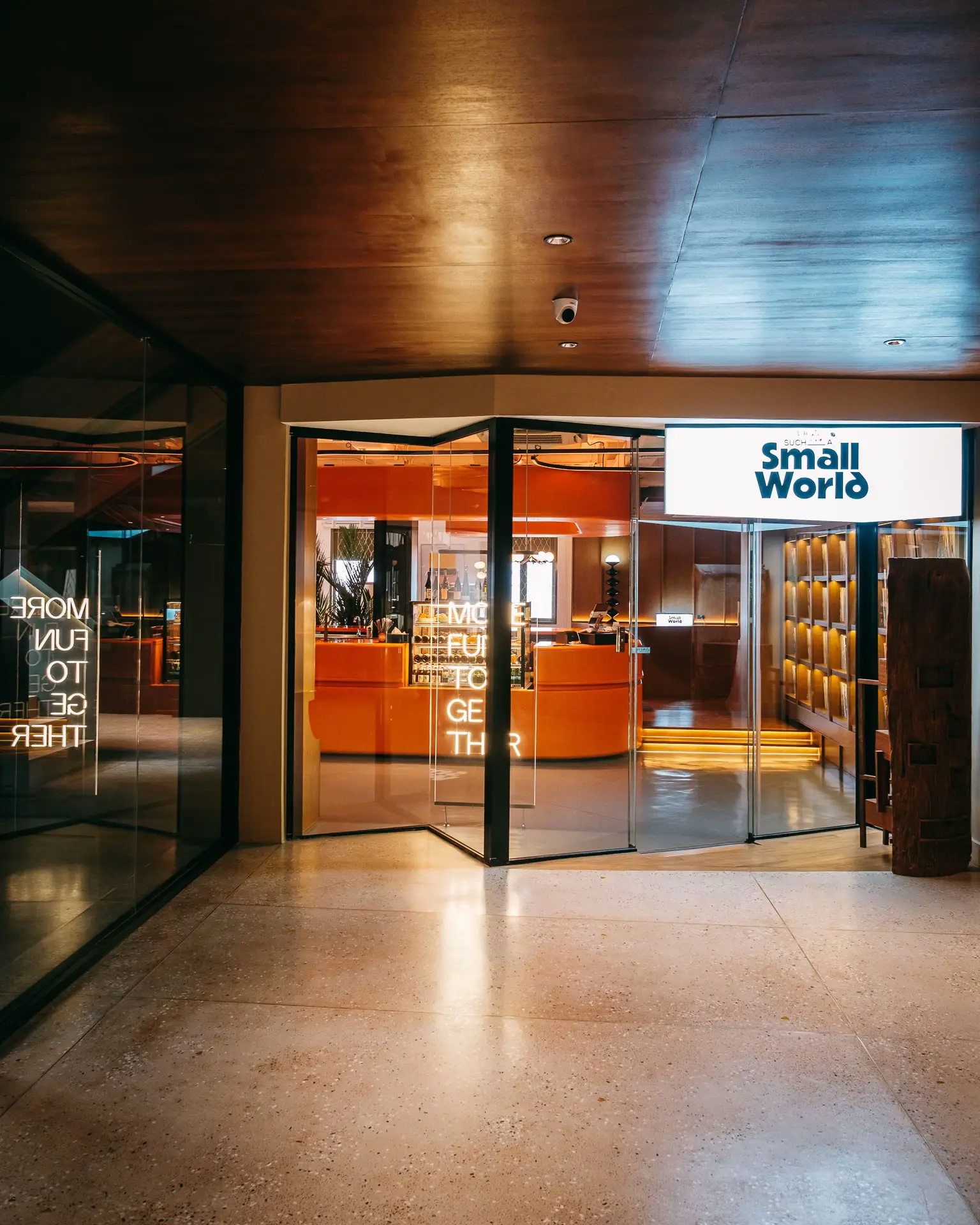 "Such A Small World" Co-Playing Cafe เปิดใหม่ตลาดน้อย | Gallery posted by Rattomarty | Lemon8