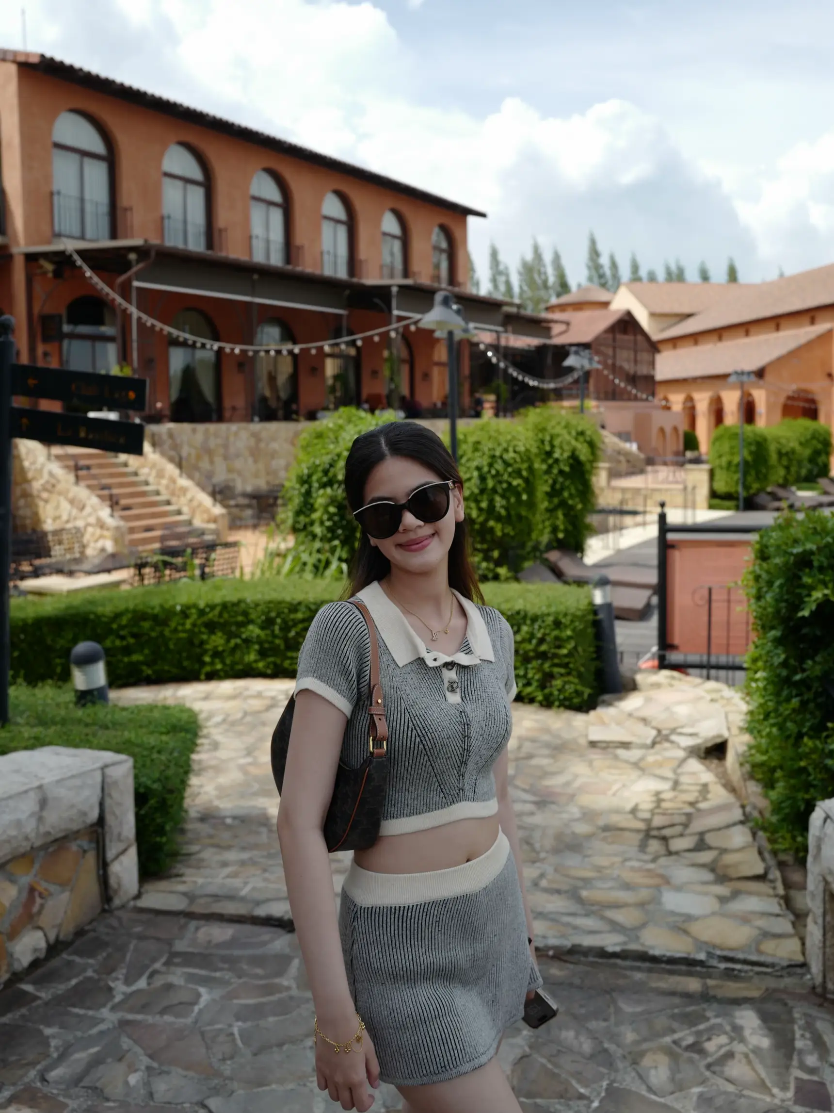 รีวิวกล้องตัวโปรด LEICA Q 📸 | แกลเลอรีที่โพสต์โดย rentfilm | Lemon8