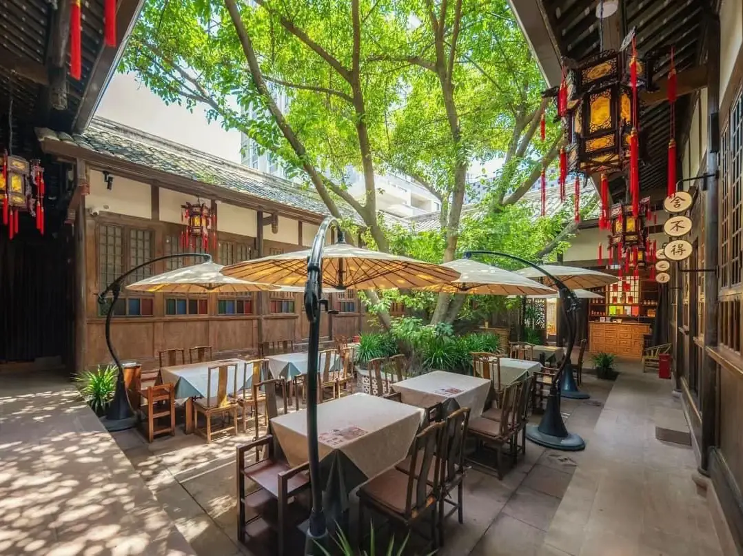 หมาล่าหม้อไฟตามรอยจางหลิงเฮ่อ | แกลเลอรีที่โพสต์โดย emeili | Lemon8