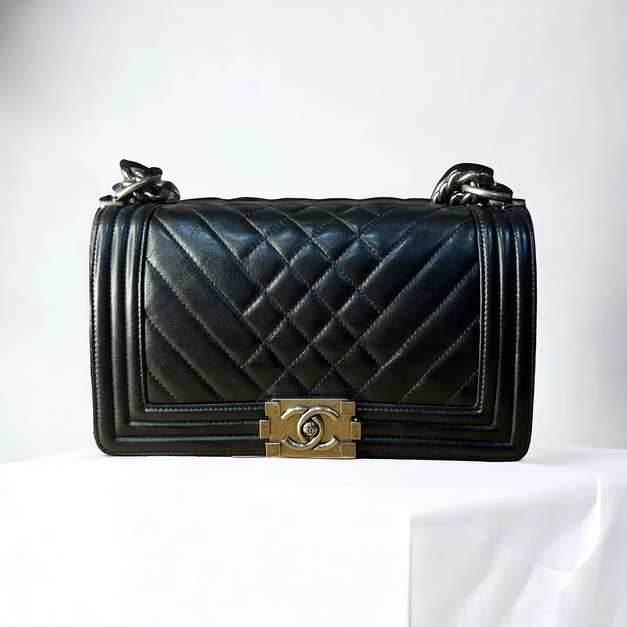 ผ่านมาตั้งหลายปี ไม่มี Out!! Chanel Boy | แกลเลอรีที่โพสต์โดย Queen&g ...