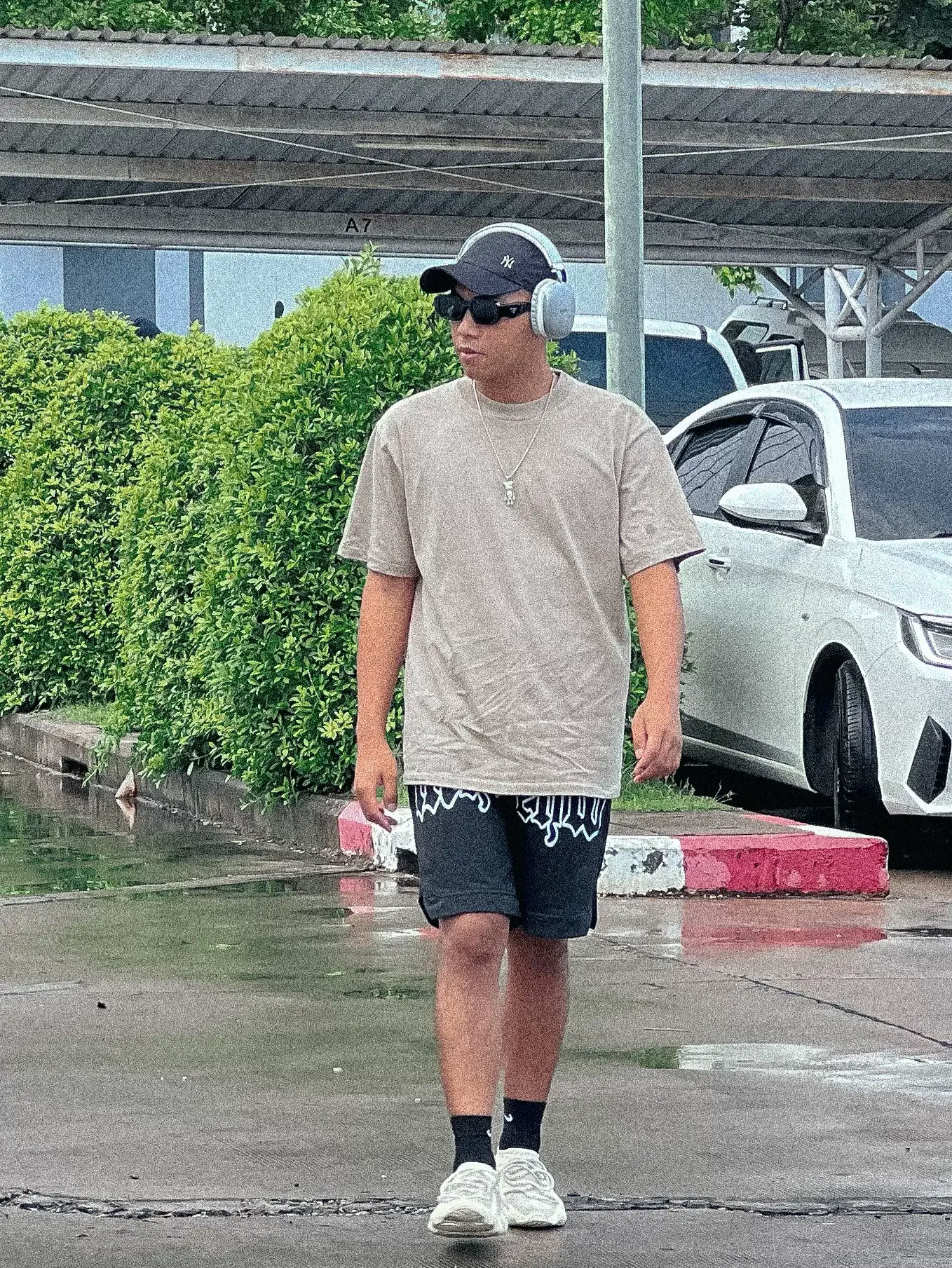 หูฟังy2k | แกลเลอรีที่โพสต์โดย Machinegun | Lemon8