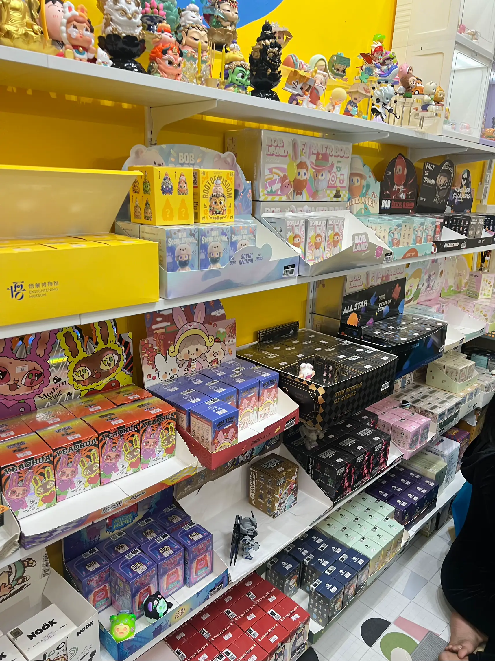 🧸 🖼️ พาส่องร้าน ART TOY ของแน่น! ย่านศรีนครินทร์ 😎 | แกลเลอรีที่โพสต์ ...