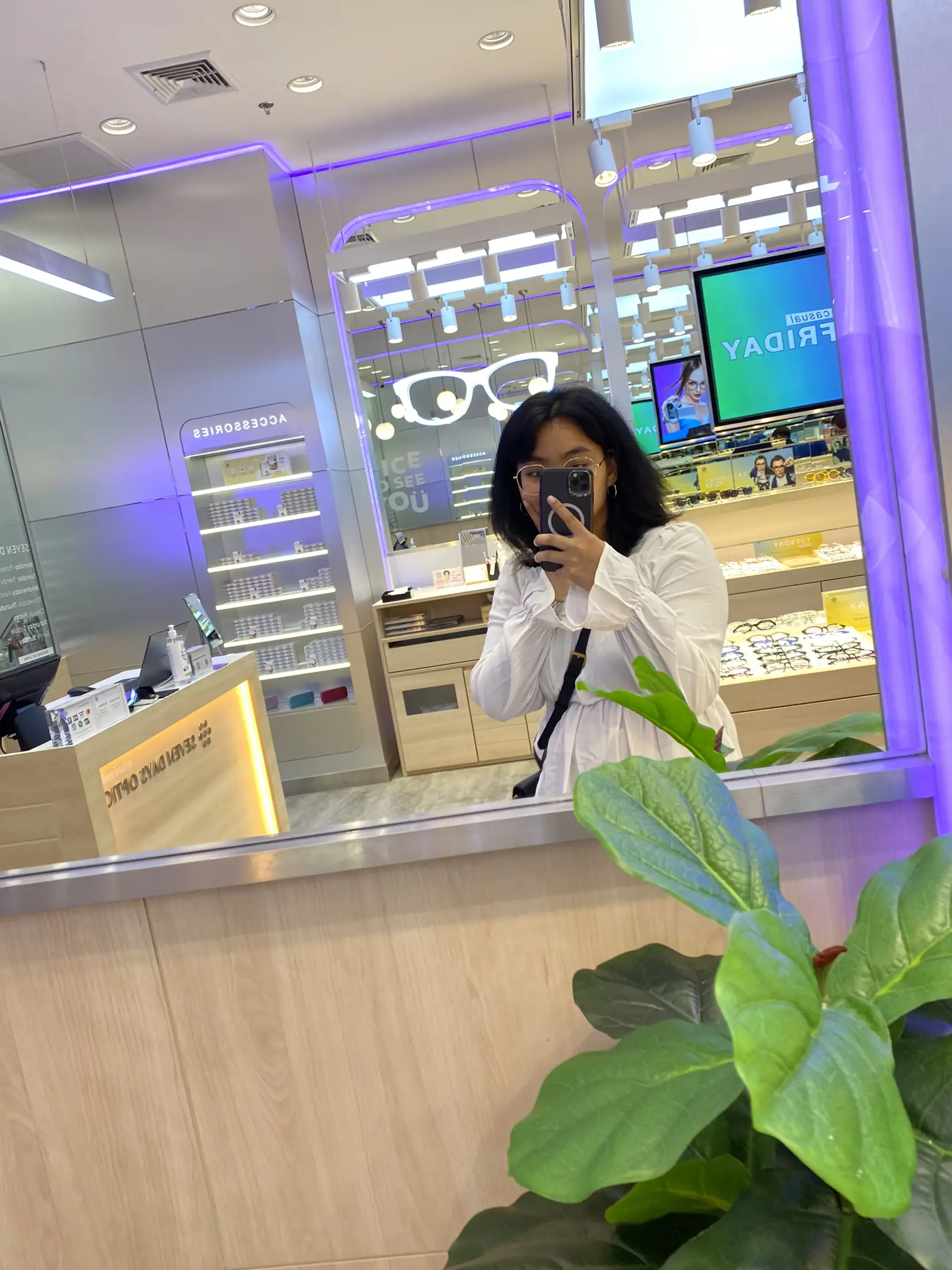 นั่งทับแว่น แต่มาดัดฟรีที่ SEVEN DAYS OPTIC | แกลเลอรีที่โพสต์โดย Miyu | Lemon8