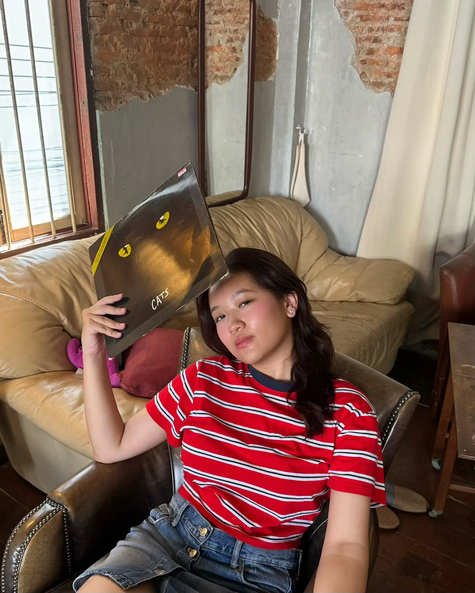 คาเฟ่วินเทจย่านเจริญกรุง Camelot cafe | แกลเลอรีที่โพสต์โดย amy | Lemon8