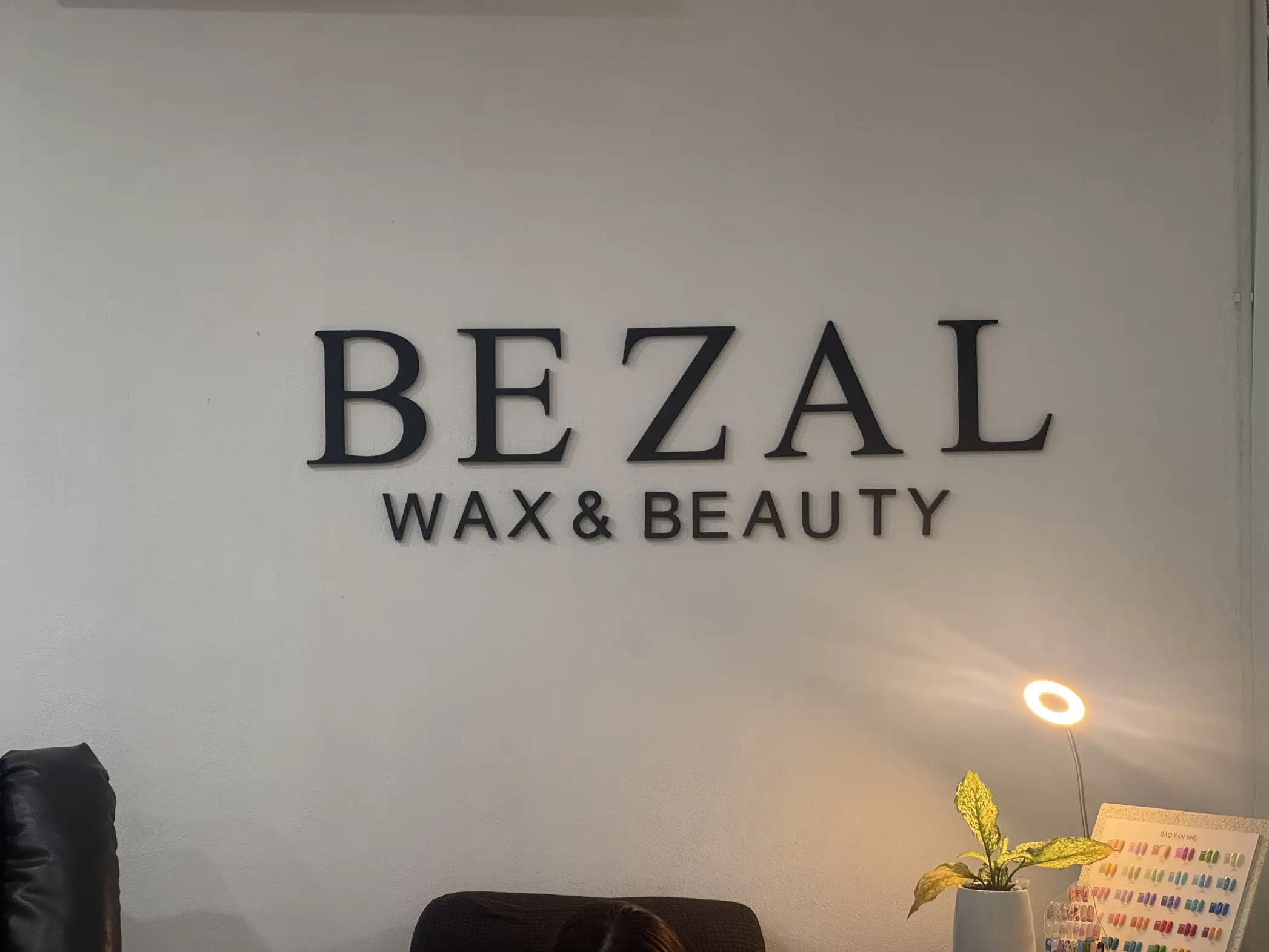 ไอเดียทำเล็บสีน้ำตาลติดแกลมแต่ยังน่ารัก 🤎 | แกลเลอรีที่โพสต์โดย IMIM | Lemon8