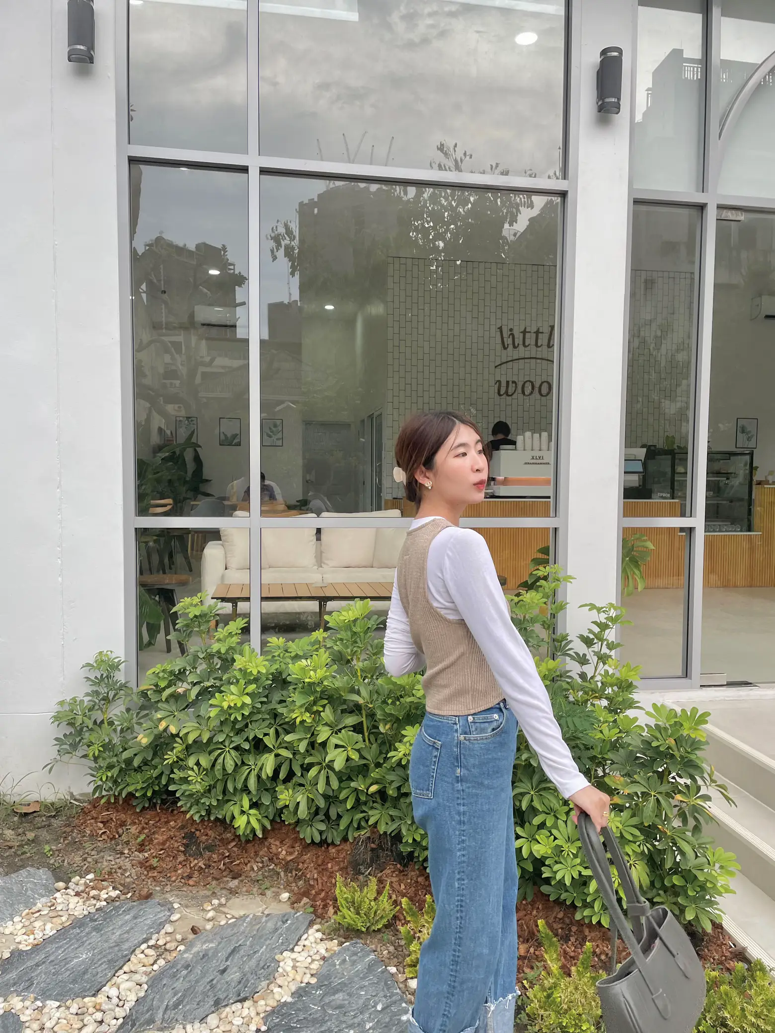 OOTD แมทช์ vest สไตล์สาวเกาหลี 🌼 | Gallery posted by ployrachha | Lemon8