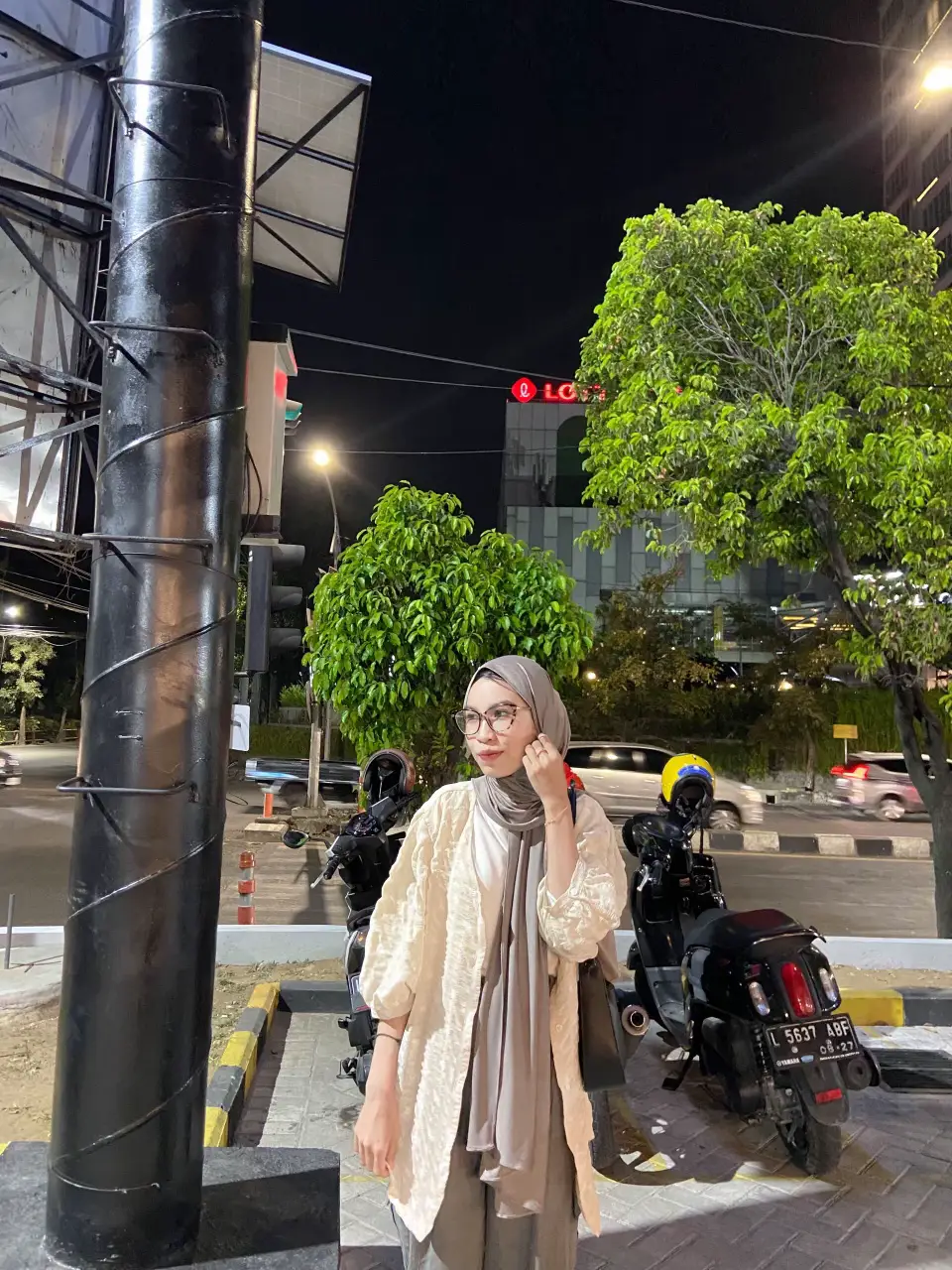 20 ide Ootd Hijab Style Cwe Pendek teratas di 2024