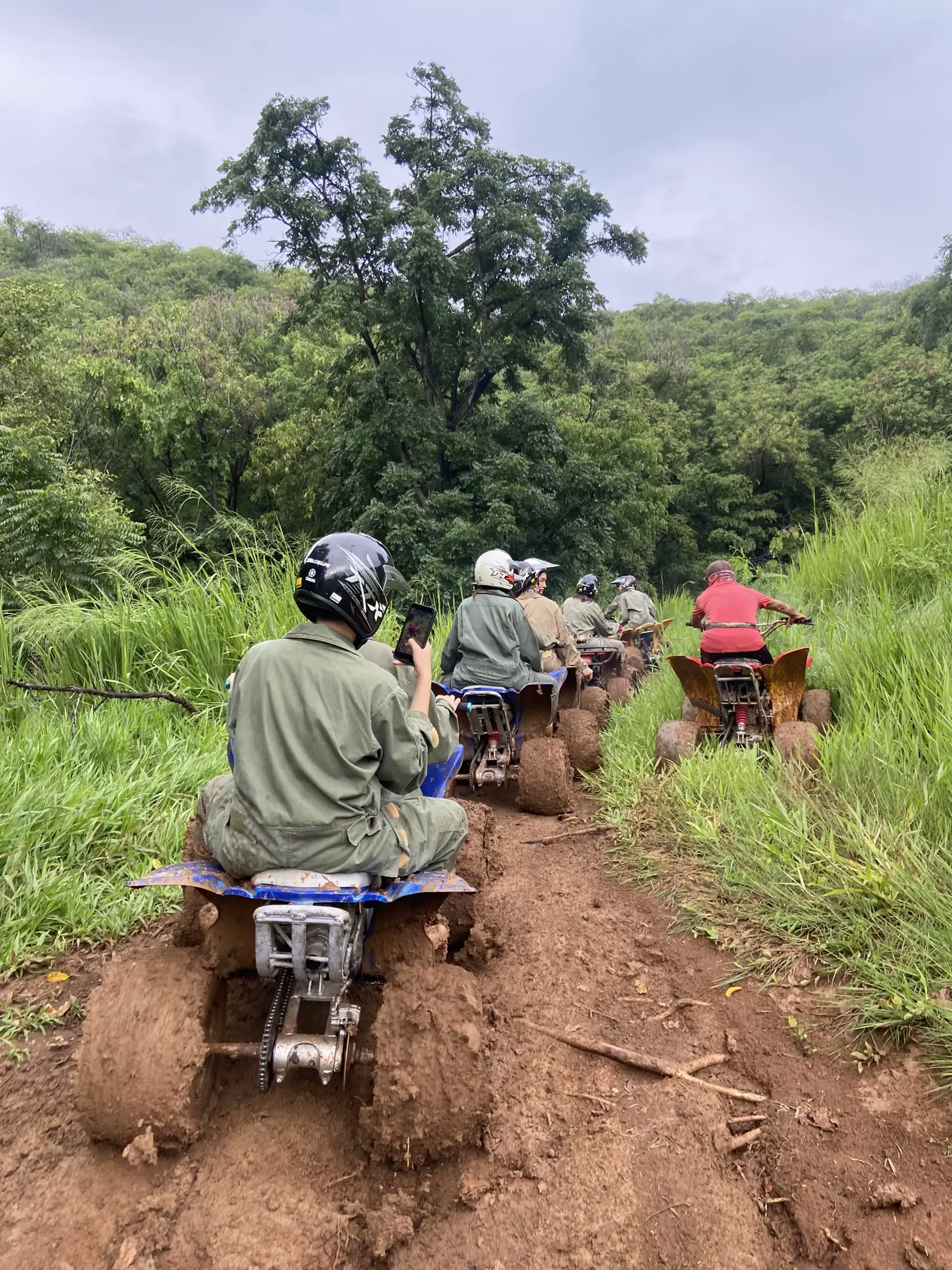 มวกเหล็ก ATV หน้าฝนมันส์มากกก | แกลเลอรีที่โพสต์โดย 𝒎. | Lemon8