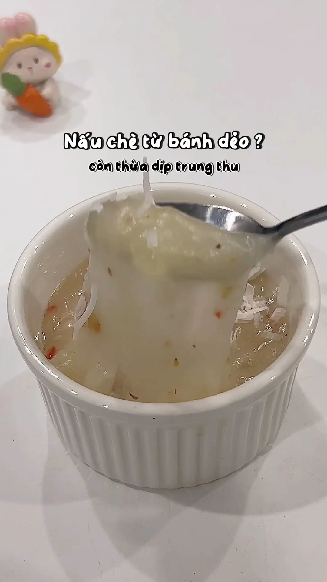 Nấu chè từ bánh dẻo còn thừa dịp Trung Thu | Video do Ngan kitchen đăng ...