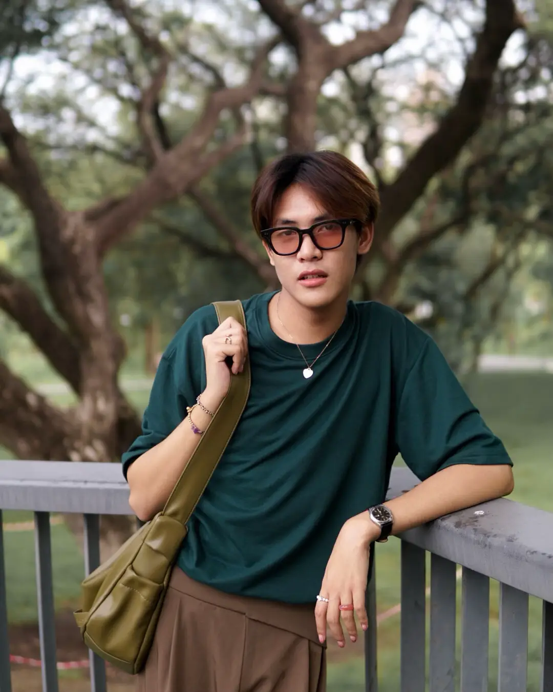 ใครบอกแต่งตัวสีต้นไม้แล้วตลกเนี่ย!!💚🤎 | แกลเลอรีที่โพสต์โดย Minmin📎 🏻 | Lemon8