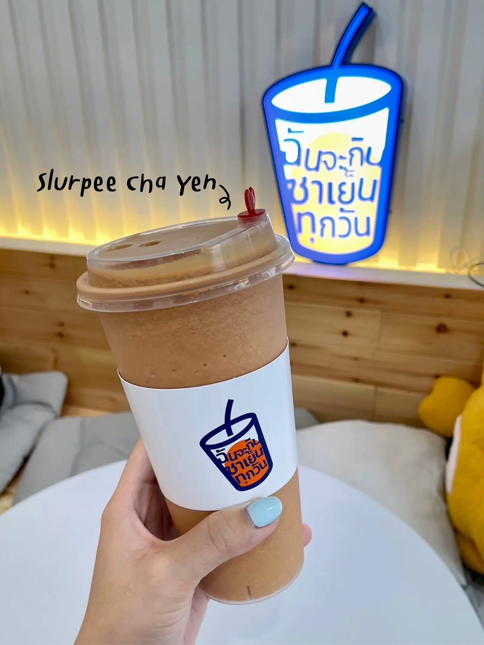 Everyday Thai 🥤 hit Thai tea slurpee shop opens new gold line | Gallery ...
