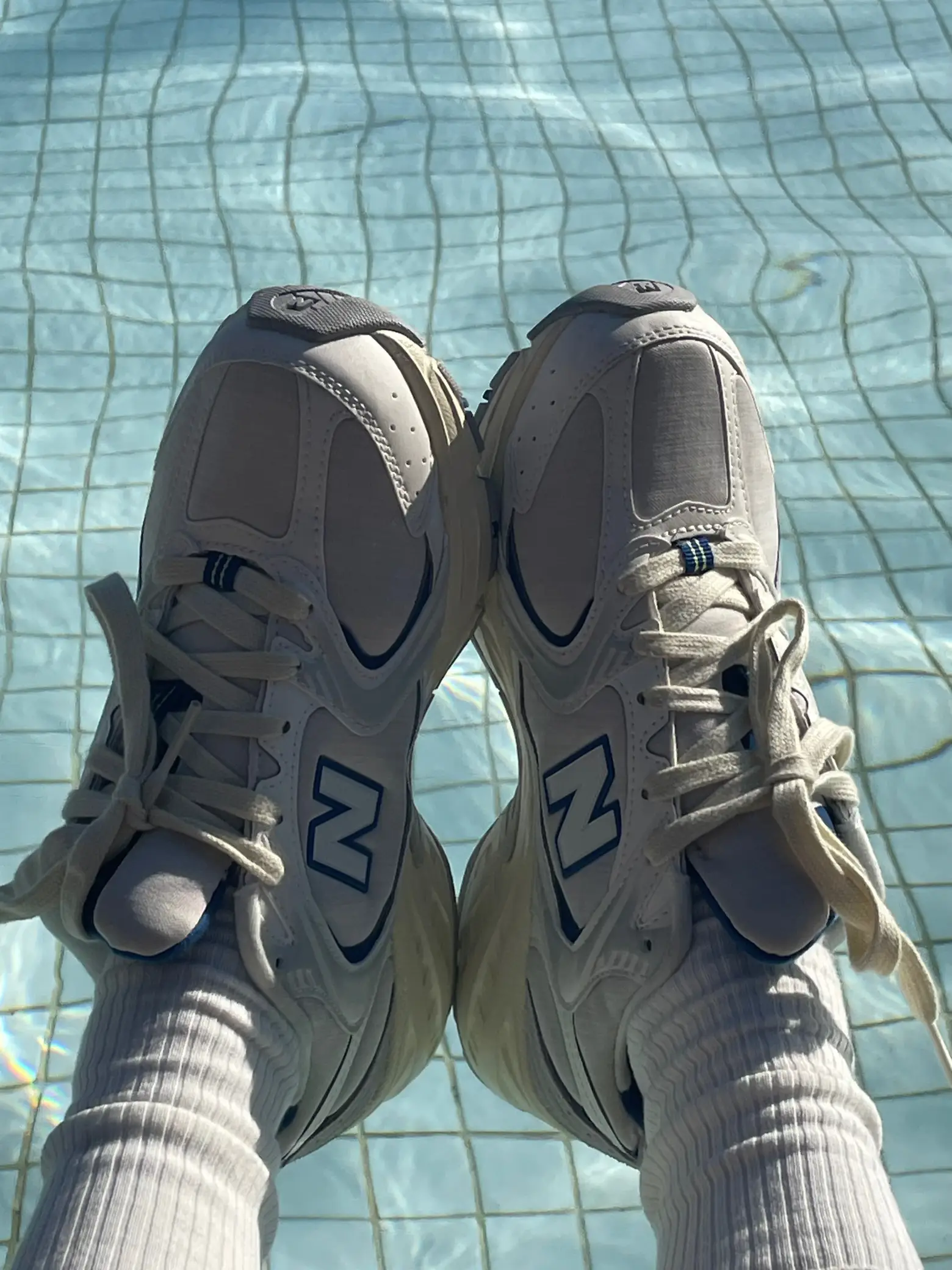 Unbox : NB 530 สี Limited Japan ควรตำไหม! 👟🇯🇵 | แกลเลอรีที่โพสต์โดย fridaemesa | Lemon8