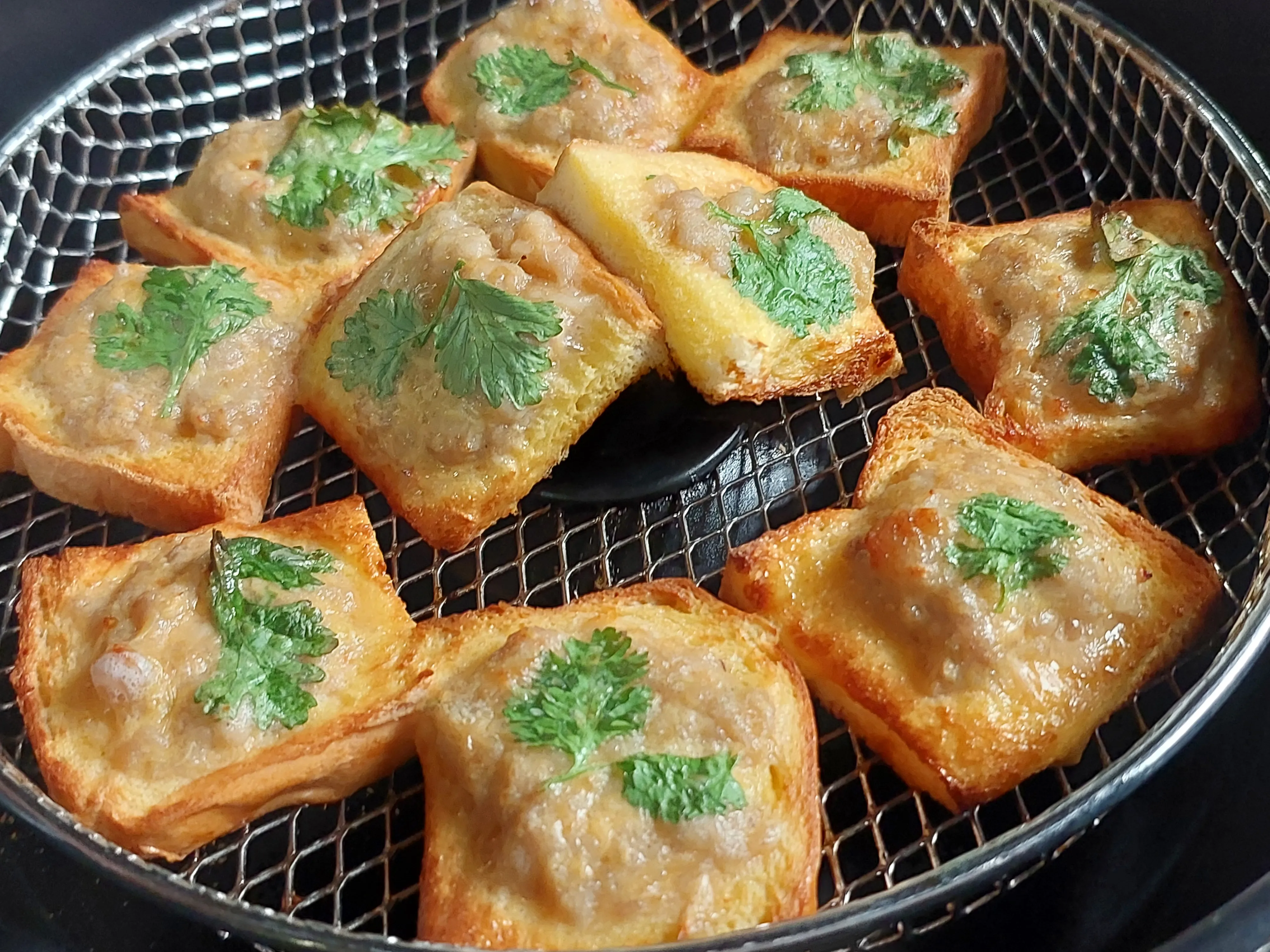 ขนมปังหน้าหมู ไร้น้ำมัน | แกลเลอรีที่โพสต์โดย LUK LUK | Lemon8