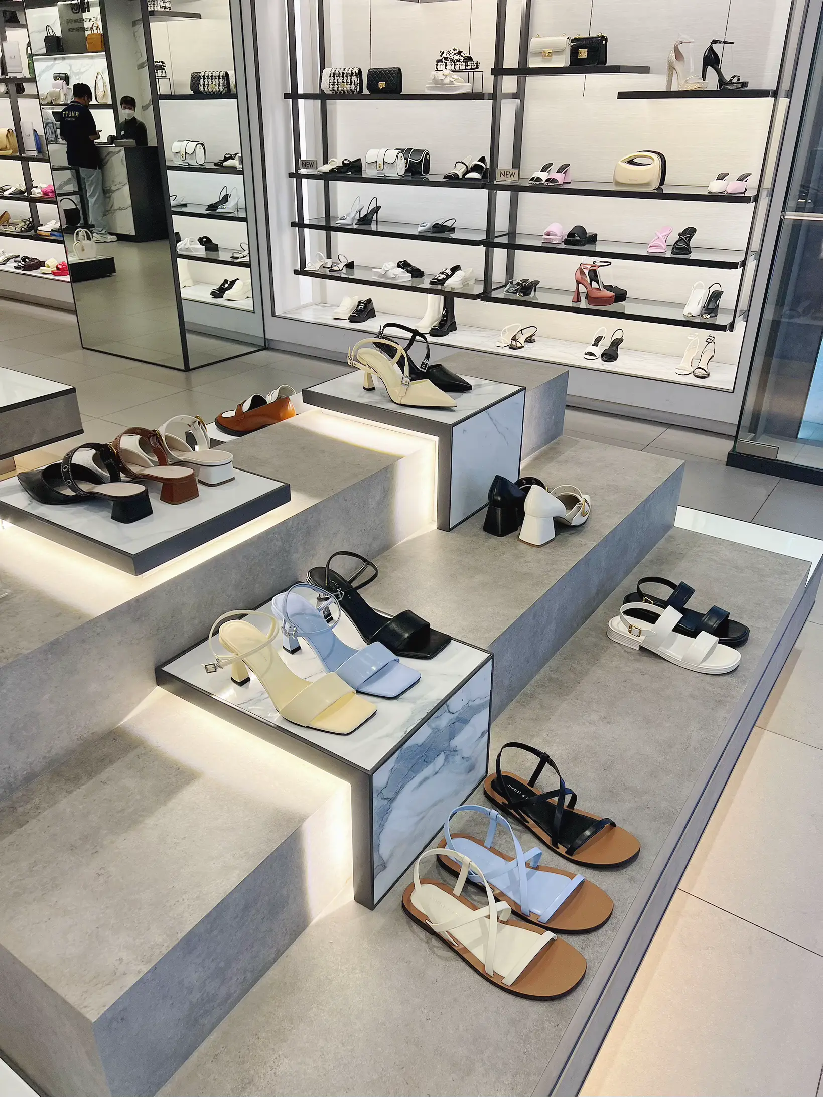 พาส่อง Charles&Keith สาขา Zpell@Future Park Rangsit | แกลเลอรีที่โพสต์ ...