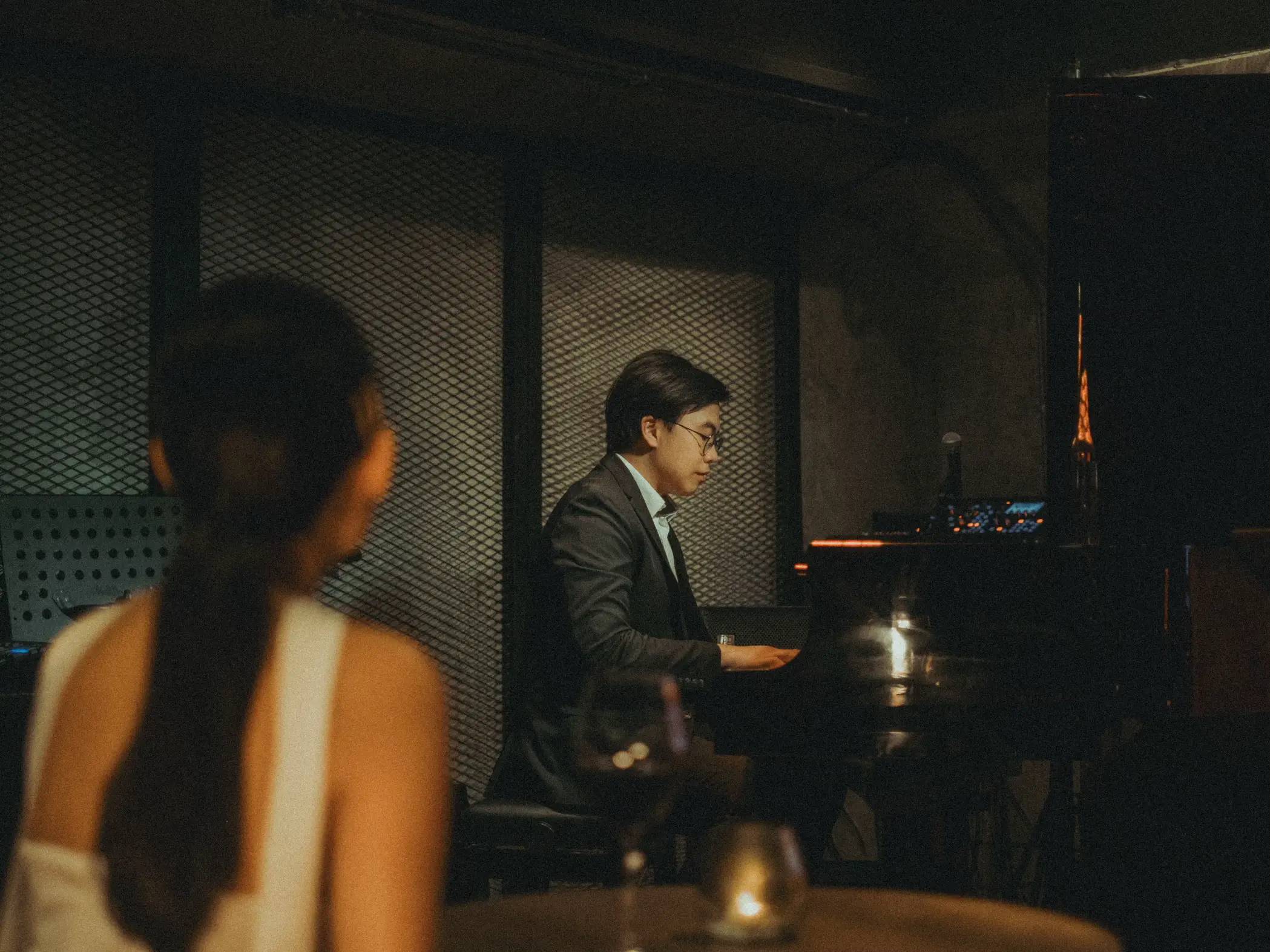EP.2 ถ่าย pre-wedding ที่ Jazz bar 🎺 | แกลเลอรีที่โพสต์โดย Tammy ...
