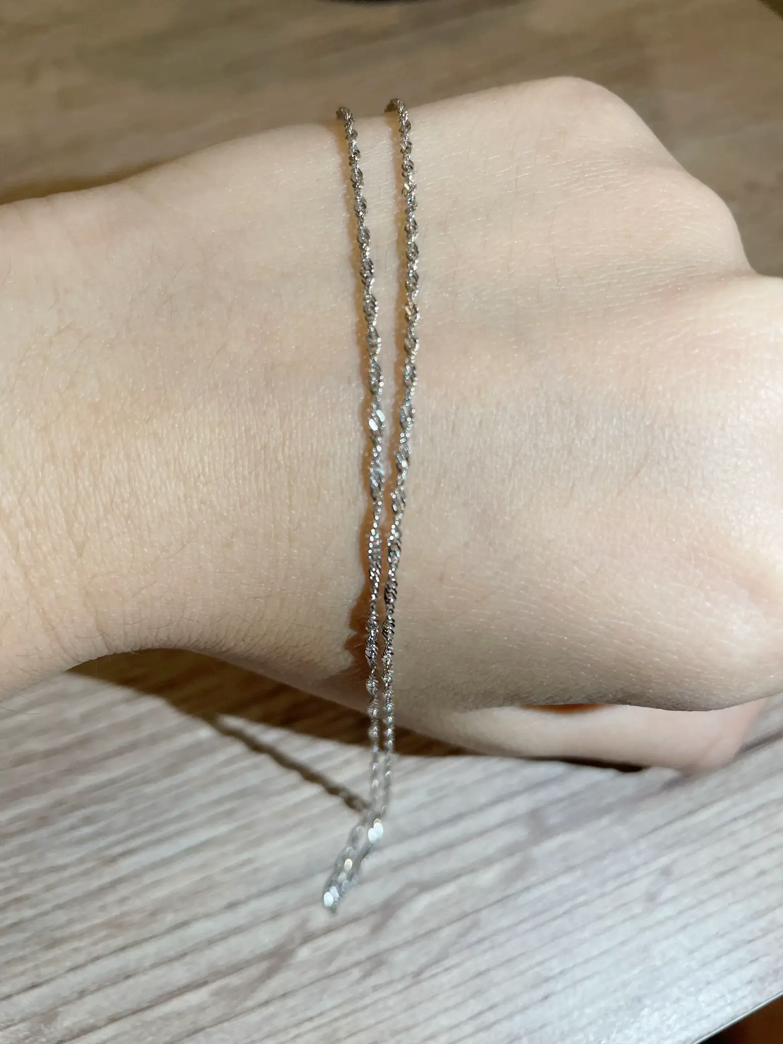 ทองคำ vs ทองคำขาว 18k แตกต่างกันยังไง.. | แกลเลอรีที่โพสต์โดย Klecwn | Lemon8