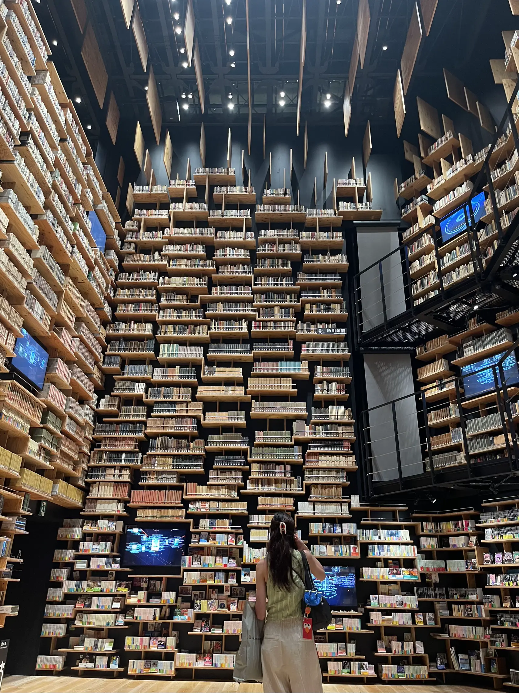 Kadokawa Culture Museum :ห้องสมุดสูงหมื่นลี้ในญี่ปุ่น | แกลเลอรีที่ ...