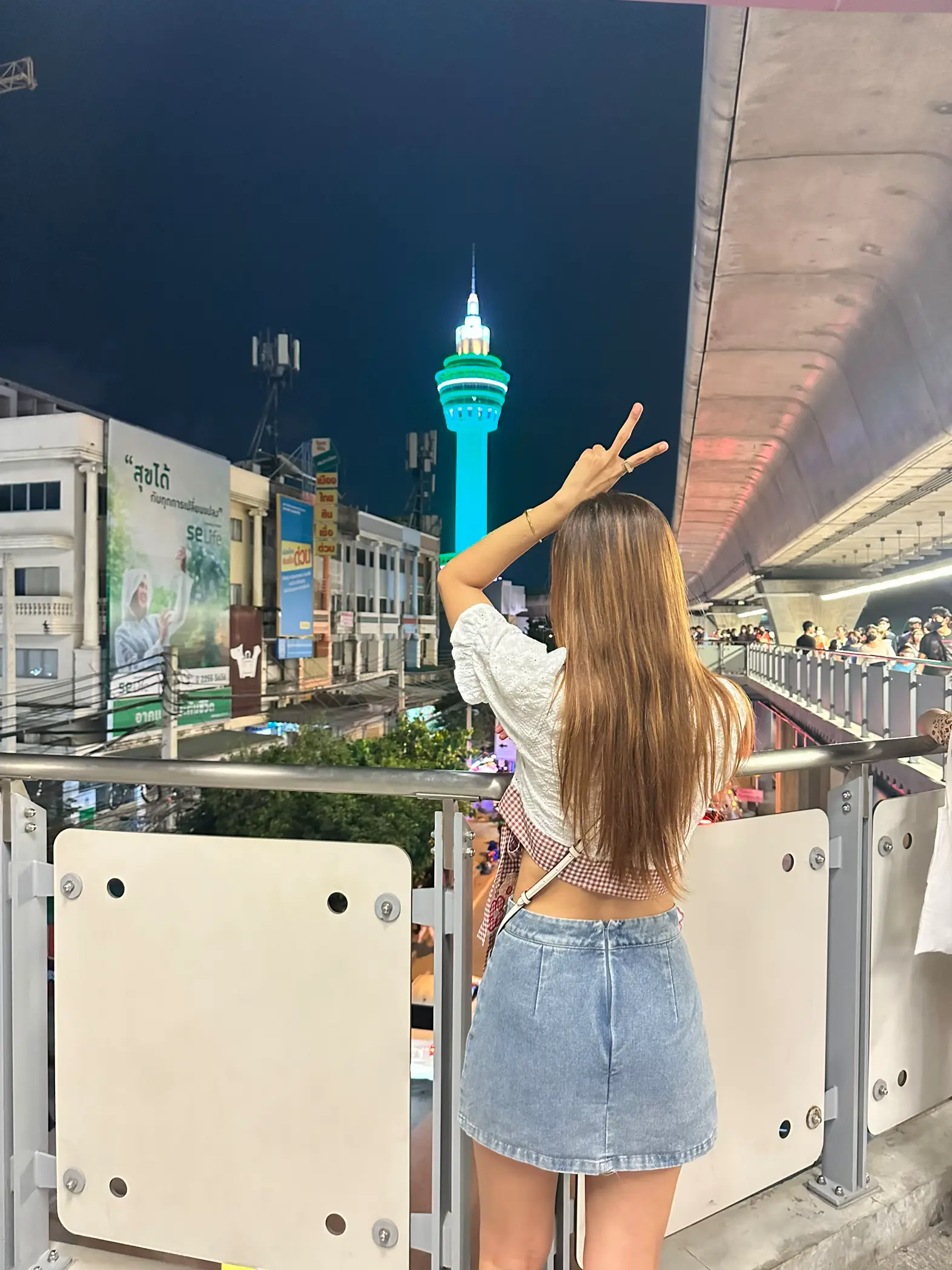 วัย40++ แต่งตัวเดินงานเจดีย์ | แกลเลอรีที่โพสต์โดย Tak | Lemon8