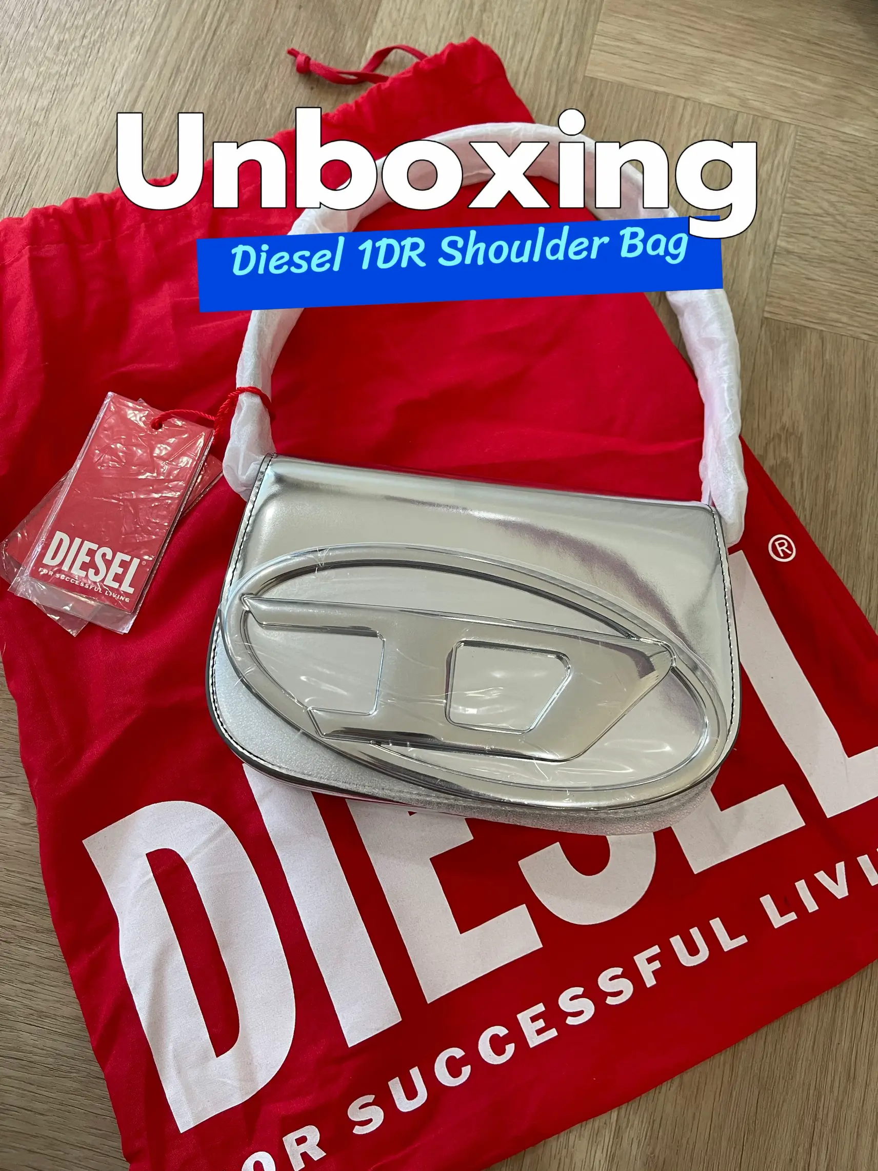 Diesel 1DR Shoulder Bag สี Silver | แกลเลอรีที่โพสต์โดย Suchada K. | Lemon8