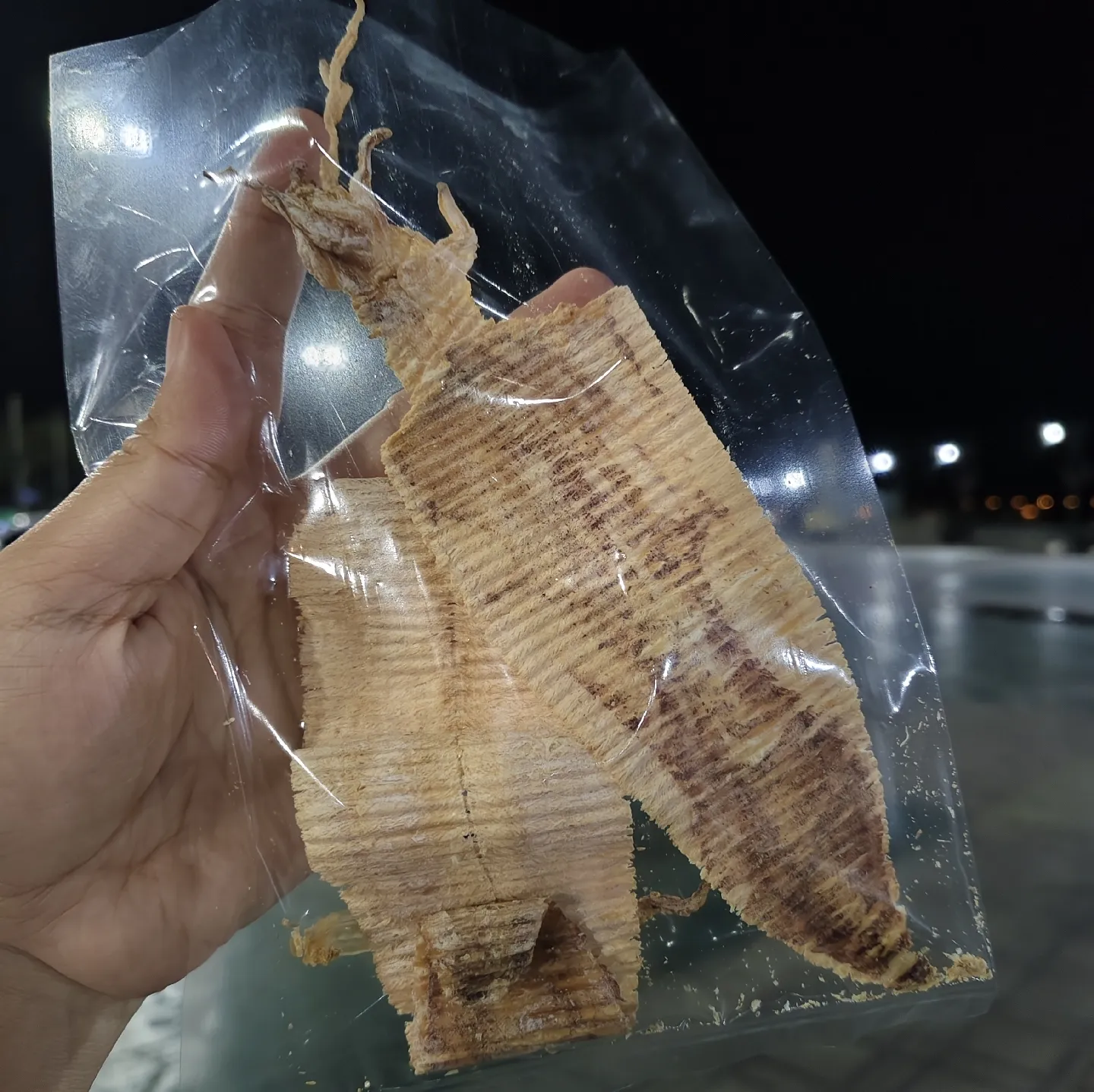 ร้านปลาหมึกบดย่าง เขื่อนเรียงหิน | แกลเลอรีที่โพสต์โดย Cha-em Sirithon | Lemon8