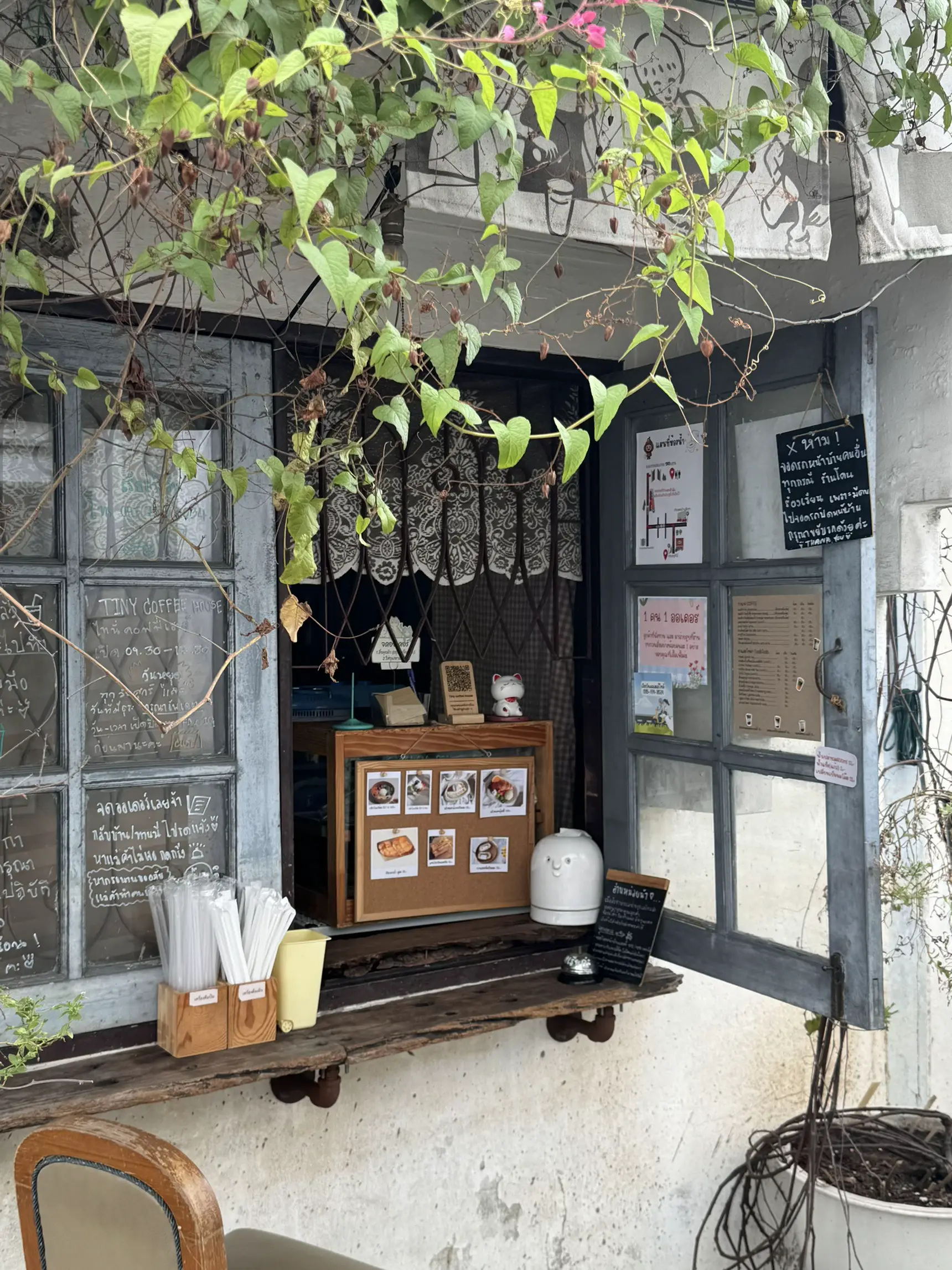 คาเฟ่ฟีลเวียดนามสุดคิวท์ Tiny Coffee House | แกลเลอรีที่โพสต์โดย Toey Mono | Lemon8