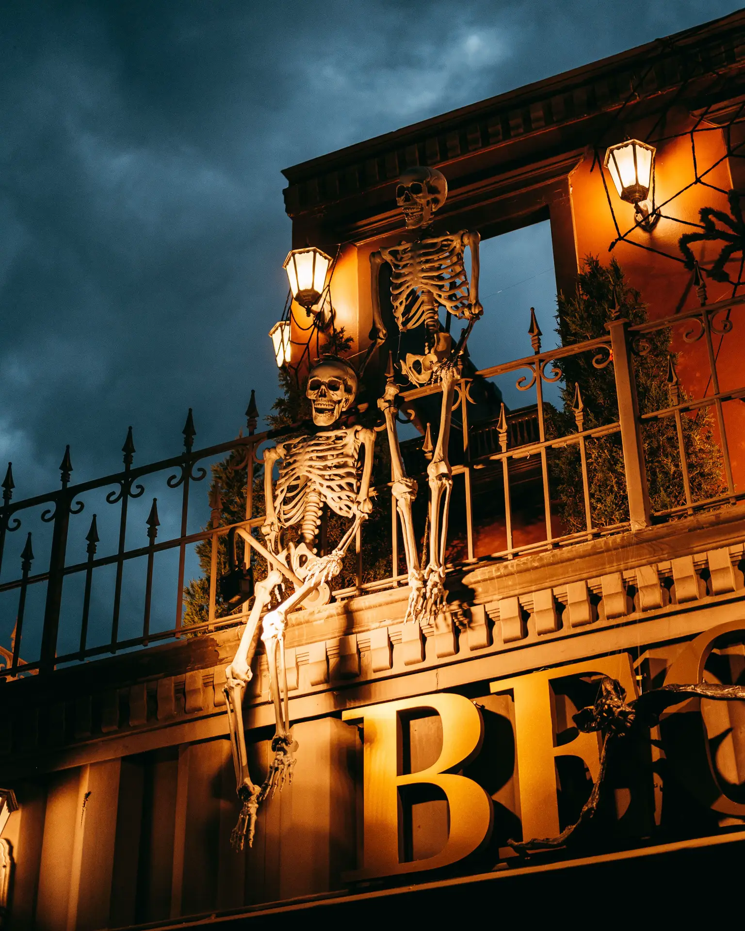 สัมผัสบรรยากาศแบบหลอนๆ แต่แฝงความหรูหรา ที่ BEGIN AGAIN | Gallery posted by Rattomarty | Lemon8