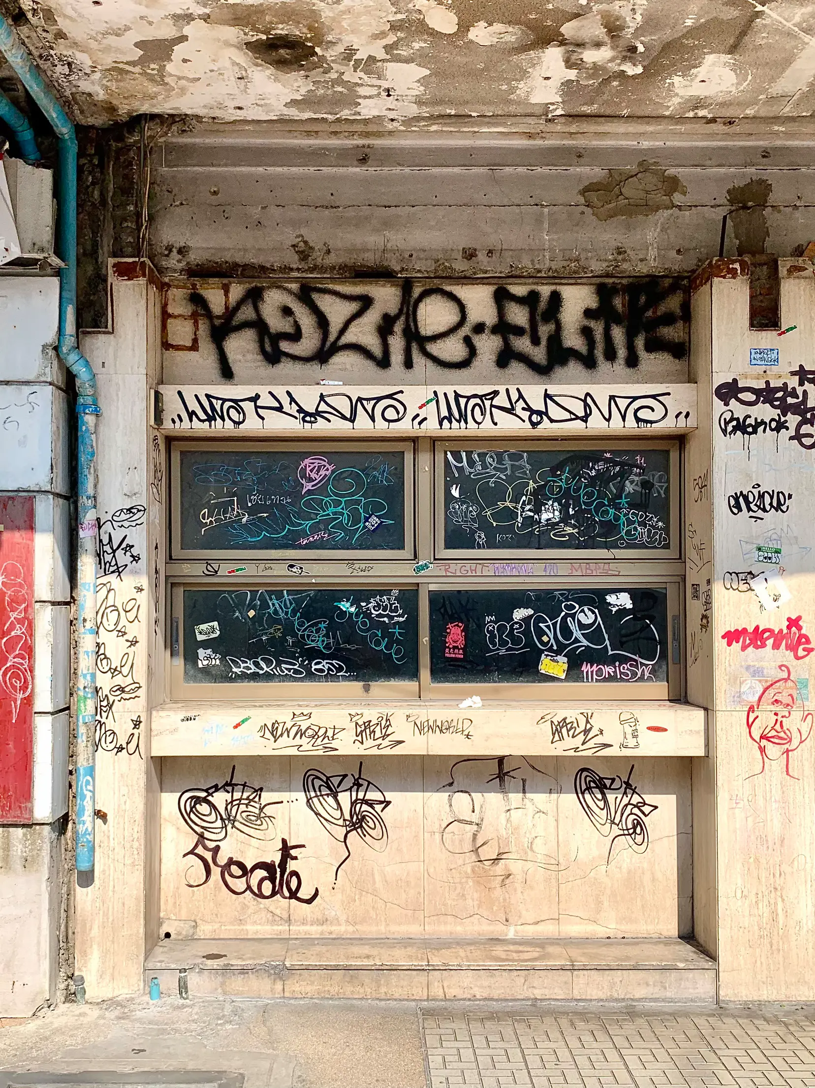 Siam soi 1 มีมุมถ่ายรูปแบบปัง | แกลเลอรีที่โพสต์โดย SuperCat | Lemon8