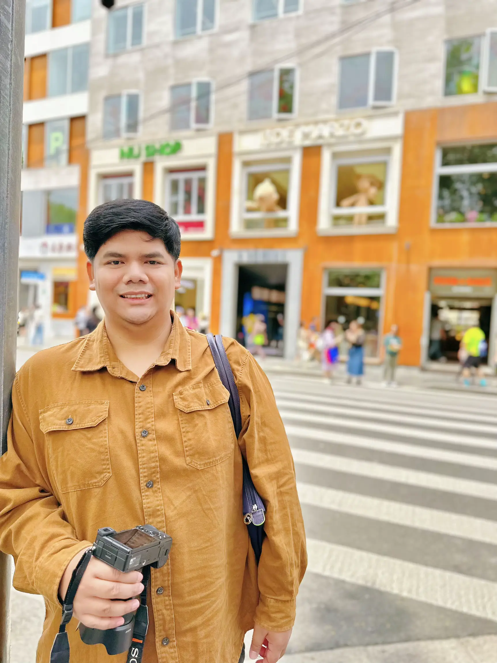 คาเฟ่หมียักษ์ ที่น่ารักที่สุดในเซี่ยงไฮ้ 🧸 | แกลเลอรีที่โพสต์โดย Ging ♡ | Lemon8