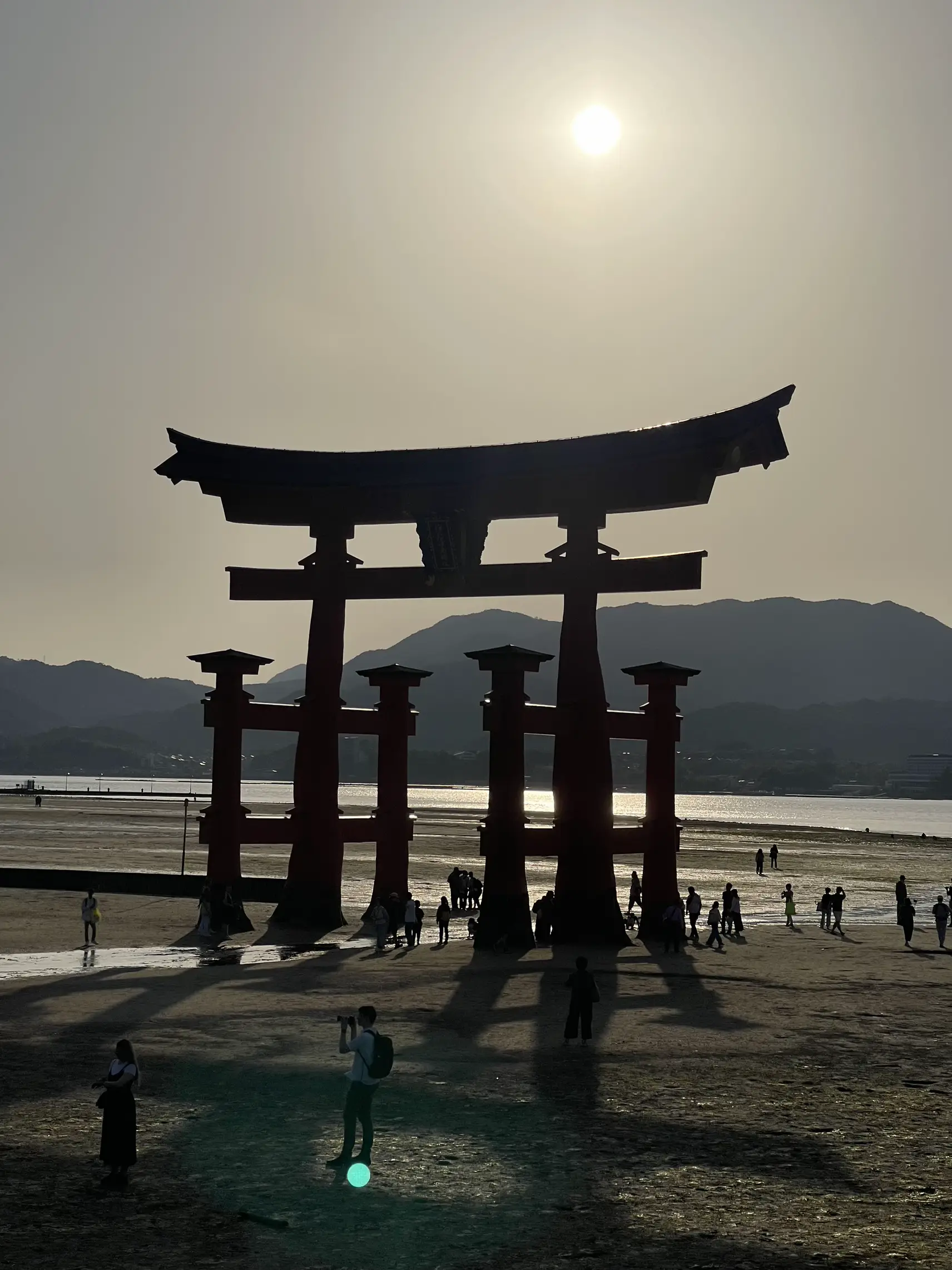 เสาโทริอิ เสาเดียวที่ลอยอยู่กลางน้ำ(Itsukushima Shrine) | แกลเลอรีที่ ...