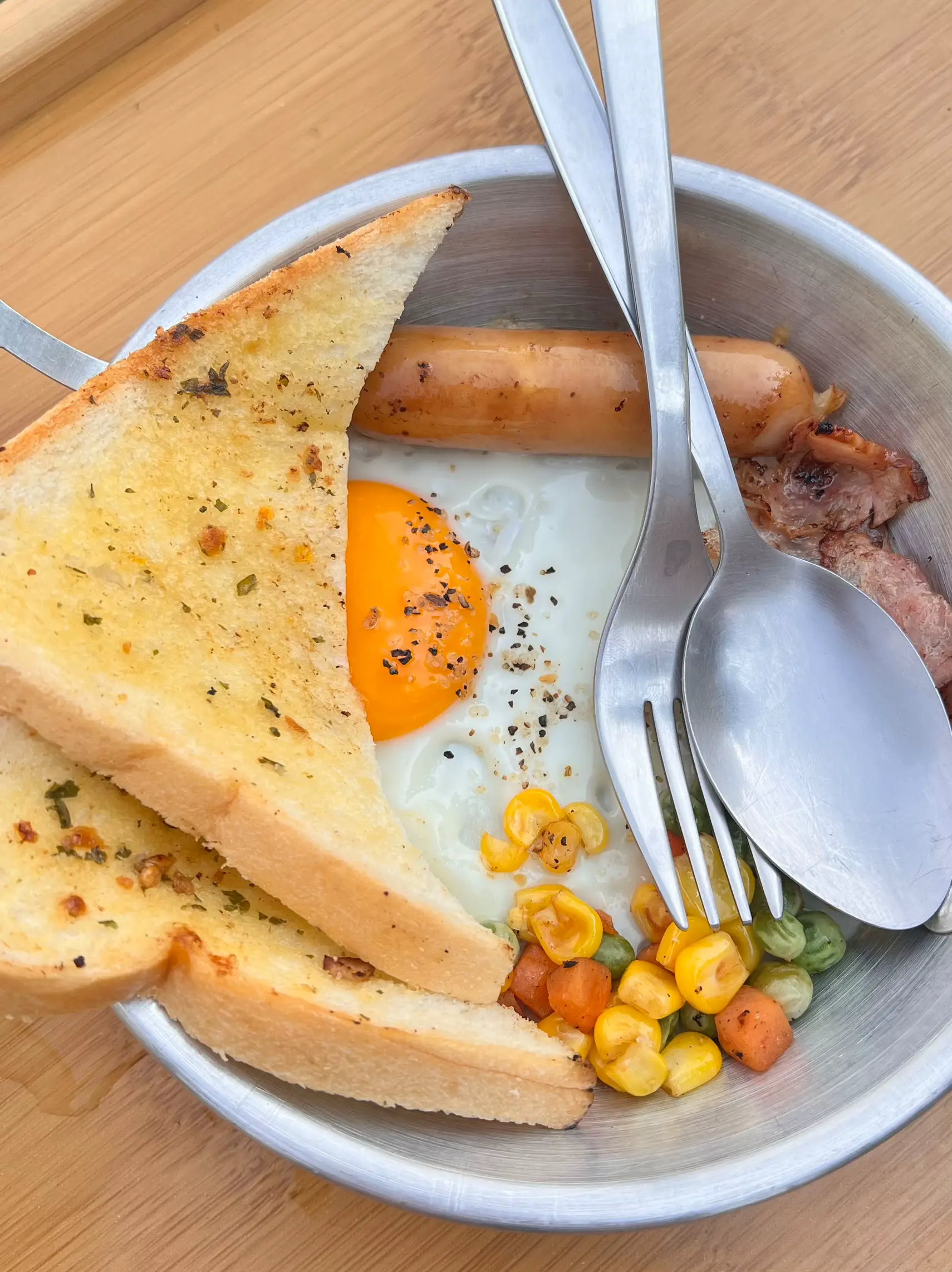 คาเฟ่ Dokmai Pratoo Jaekan 🌼🚪🍶 | แกลเลอรีที่โพสต์โดย myploy mareview | Lemon8