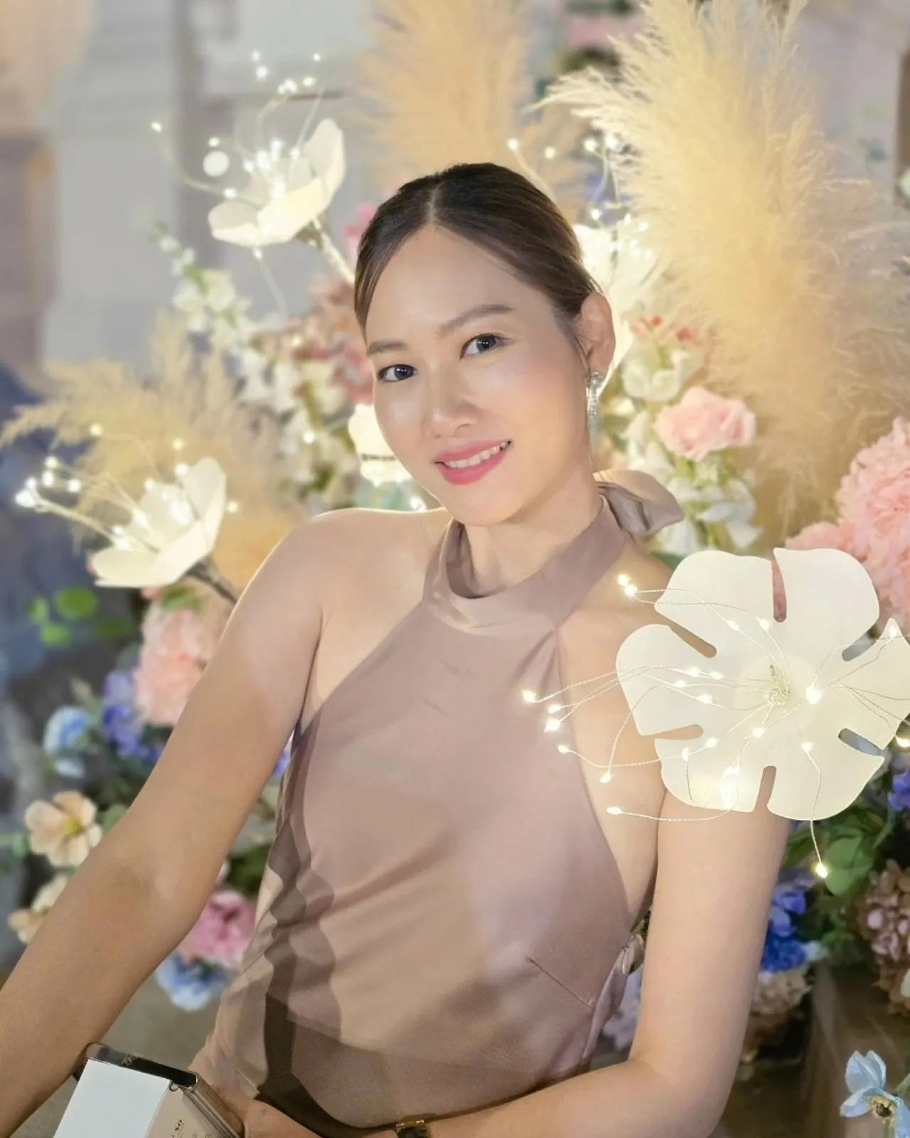 แชร์ลุคไปงานแต่ง เรียบ หรู ดูดี ️ | แกลเลอรีที่โพสต์โดย molly.mon | Lemon8