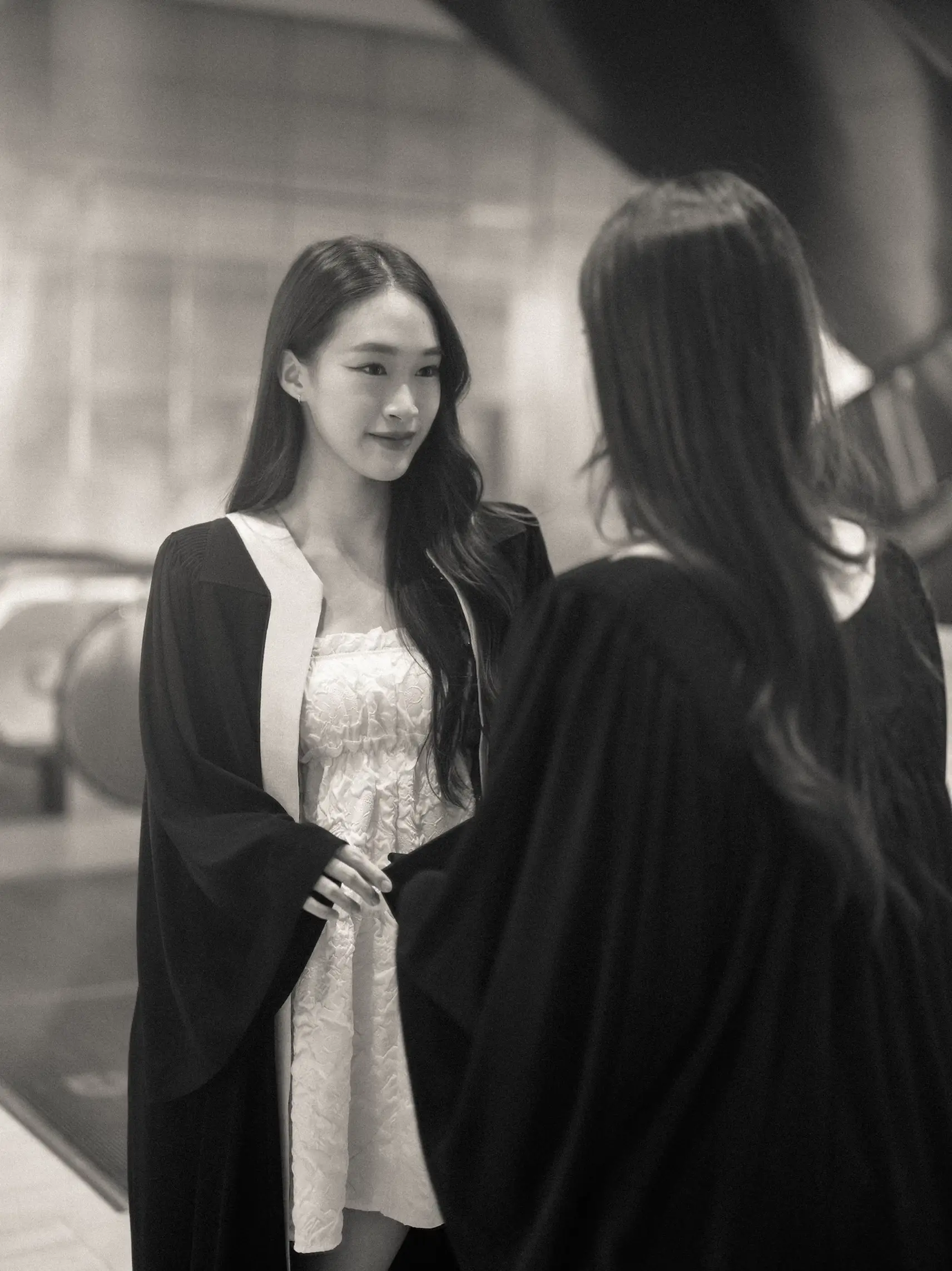 แชร์ไอเดียถ่ายรูปรับปริญญากับชุดครุยเก๋ๆไม่ซ้ำใคร | แกลเลอรีที่โพสต์โดย gustnp | Lemon8