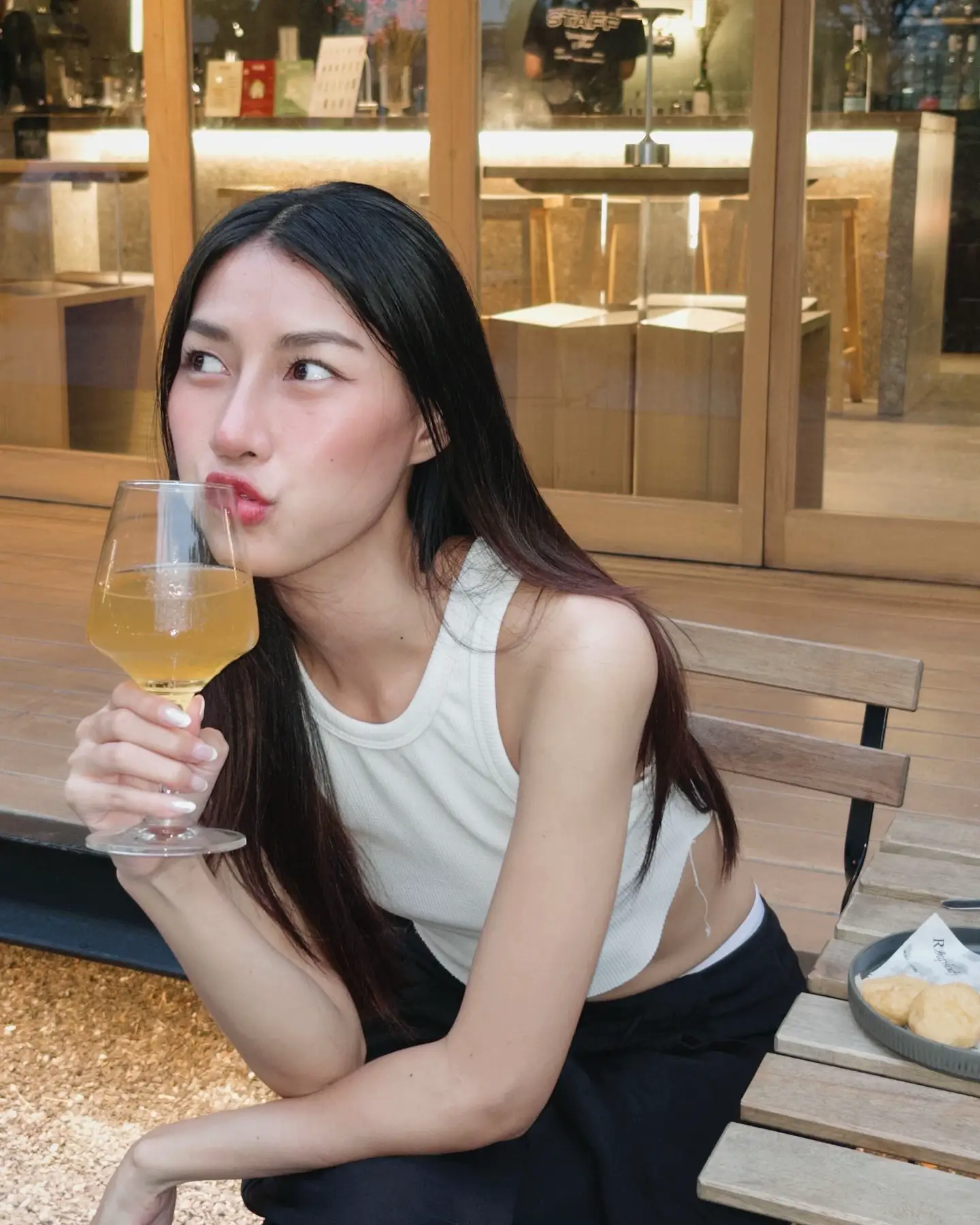 仕事の後、カフェはリラックスします。フィルはとても良いです。🤭 | Risaが投稿したフォトブック | Lemon8