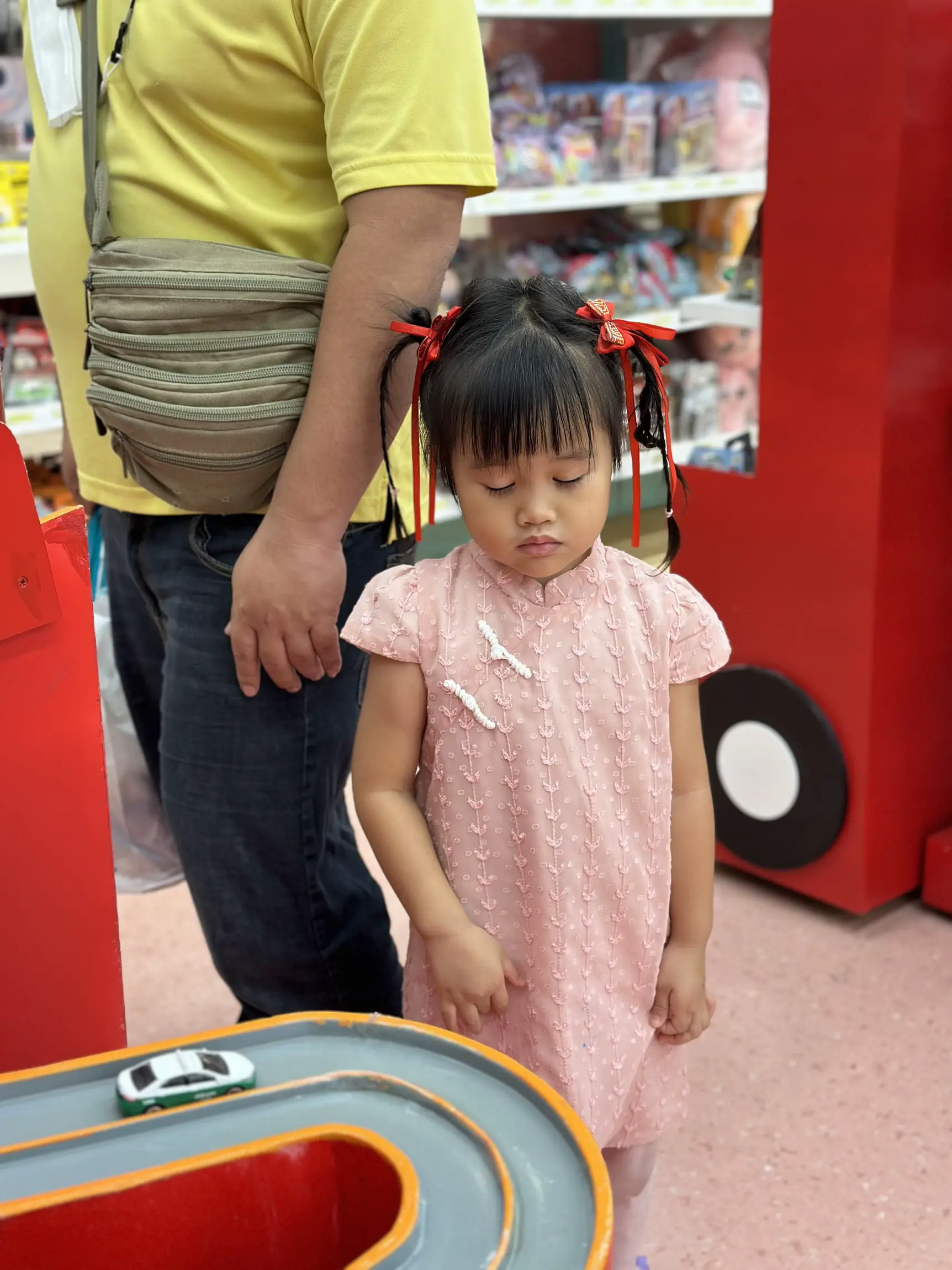 พาลูกเล่น : มุมลับร้านหนังสือ B2S Central Westgate ชั้นG | แกลเลอรีที่โพสต์โดย ไอแอมอั่งเปา | Lemon8