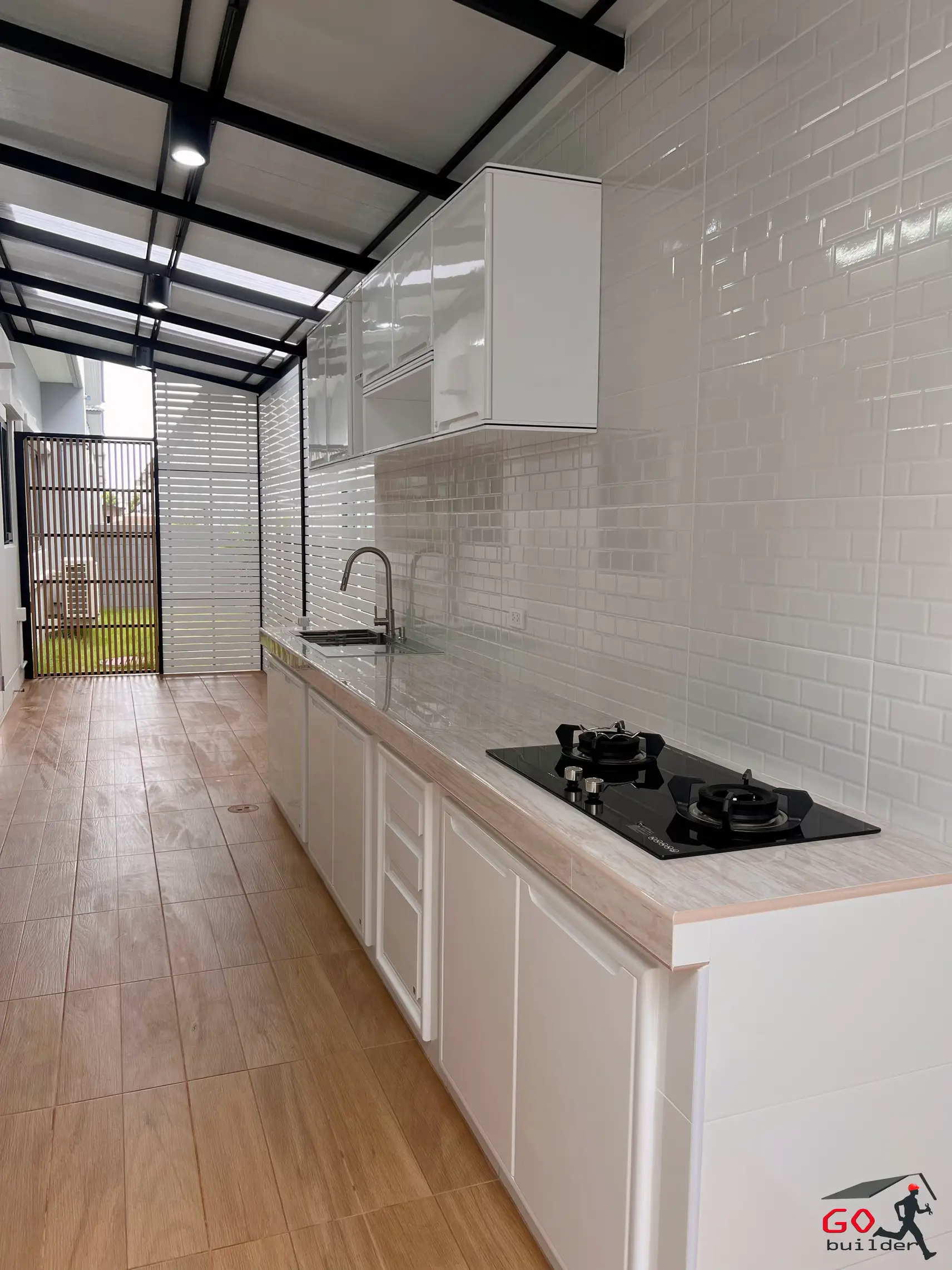 ครัวหลังบ้านแบบเปิด โปร่ง โล่ง สบาย อากาศถ่ายเทดี | แกลเลอรีที่โพสต์โดย GO builder | Lemon8