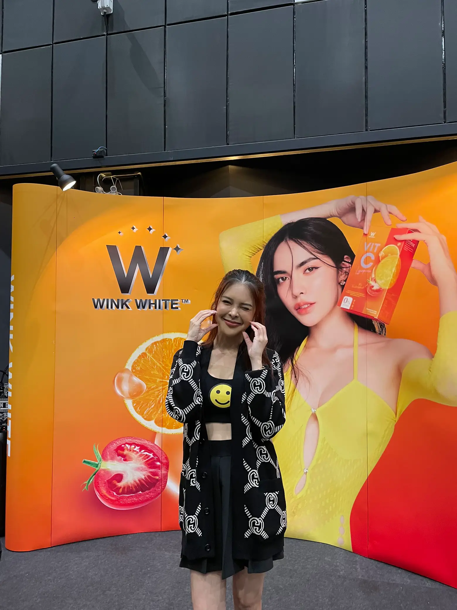 Charlotte Austin’s first concert! 🔥 | แกลเลอรีที่โพสต์โดย riniza | Lemon8