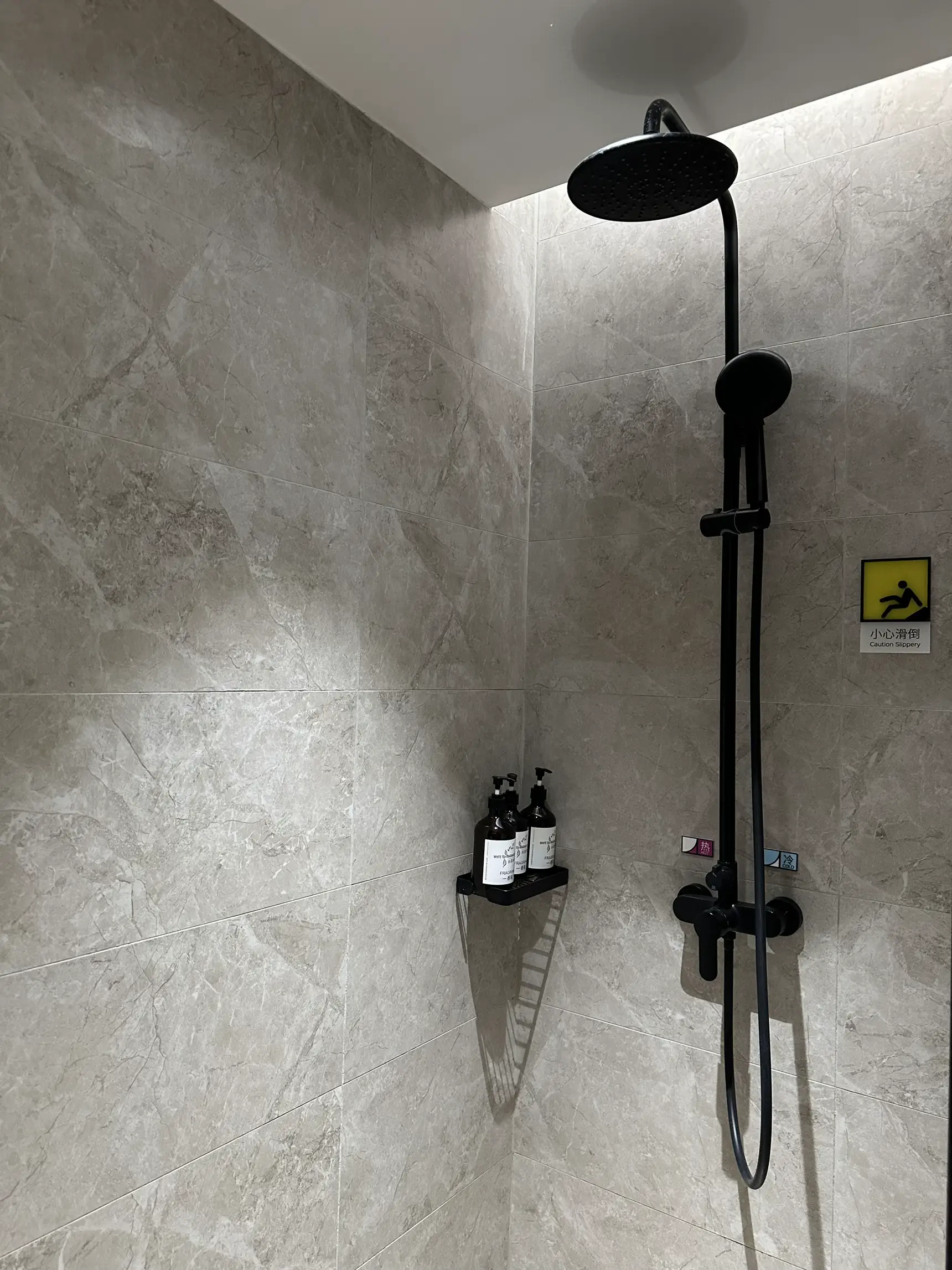 แนะนำโรงแรมใน shanghai ที่มาในคอนเซปโรงหนัง ในราคาพัน+ | แกลเลอรีที่โพสต์โดย Naming🐰 | Lemon8