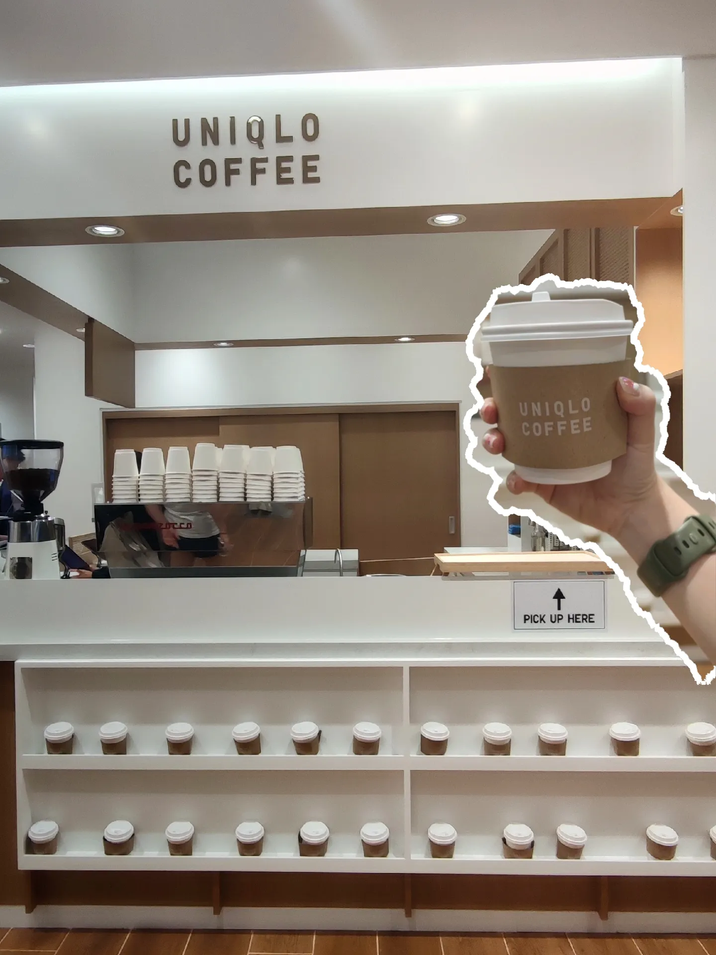 MY| Visiting the 1st ever Uniqlo Cafe in KL!☕ | Gallery posted by Min_n ...