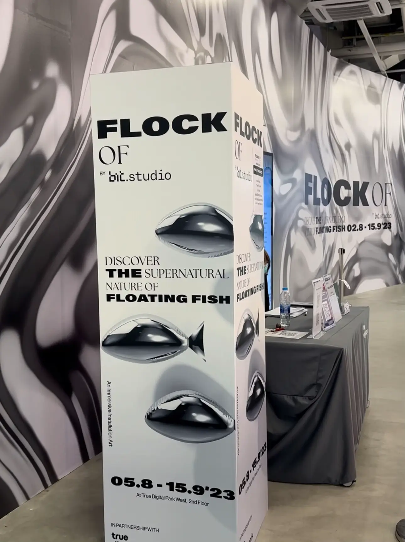 🐟 FLOCK OF EXHIBITION | รูปลงโซเชียล 🆚 ความเป็นจริง | แกลเลอรีที่โพสต์ ...