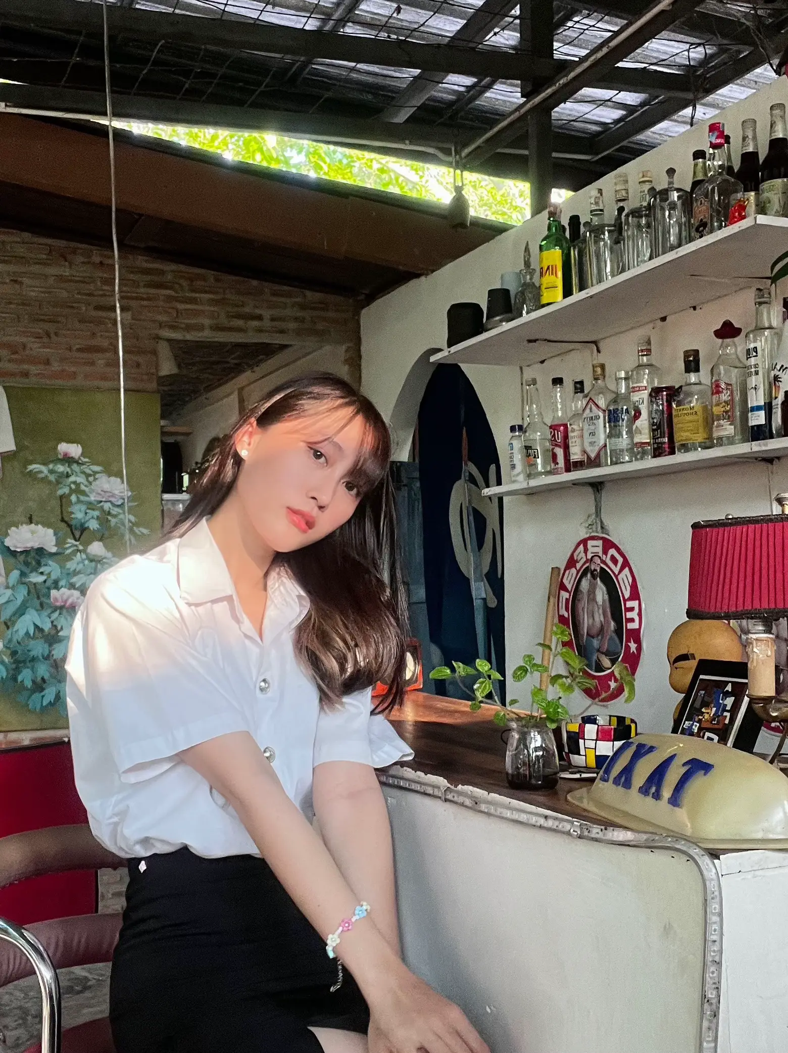 ถ่ายรูปชุดนักศึกษา ที่คาเฟ่ ติสๆ มุมไหนดี? | แกลเลอรีที่โพสต์โดย pxm🍊💖 | Lemon8