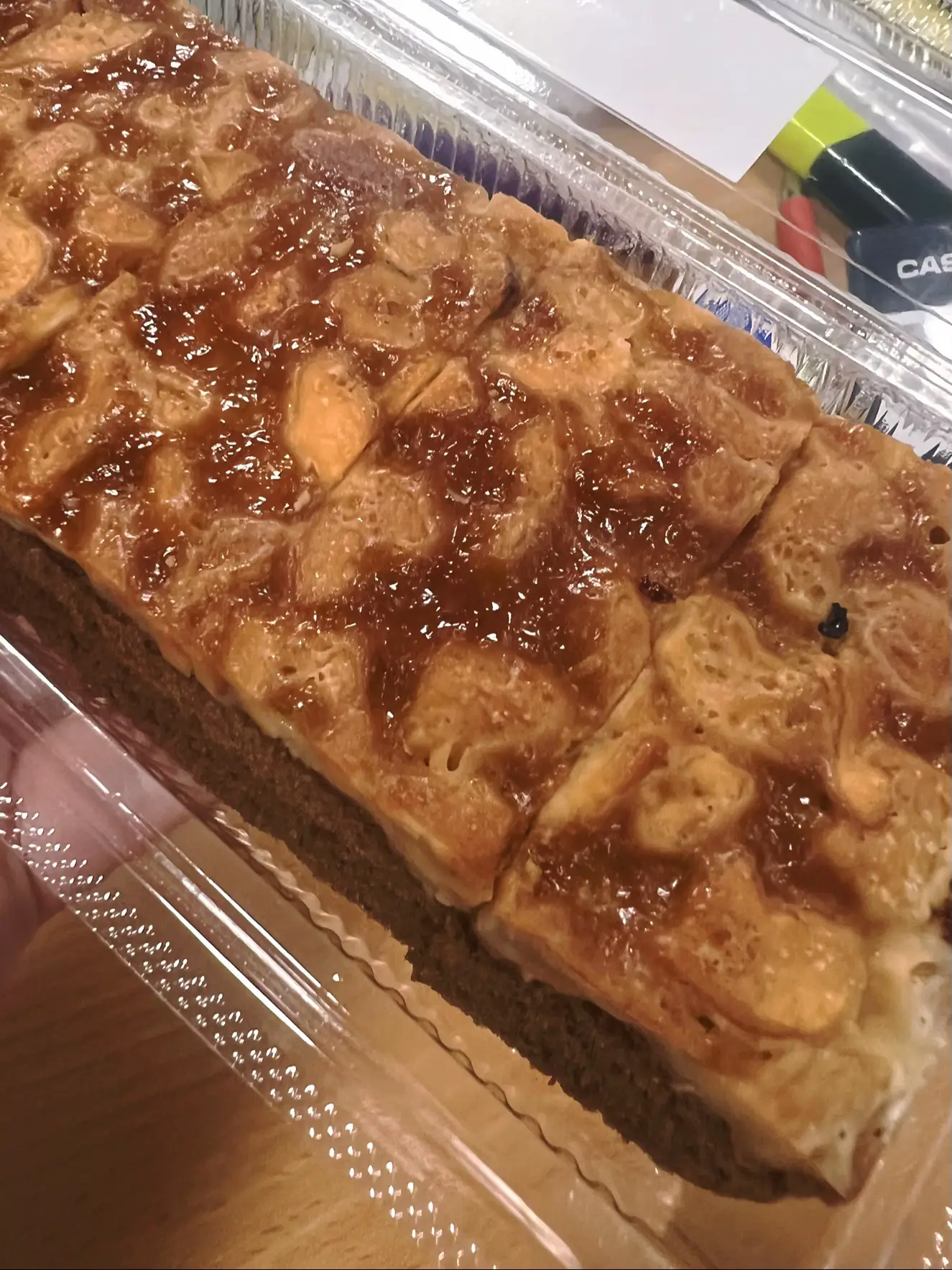 รีวิว ท๊อฟฟี่เค้กเจ้าดัง เมืองชลบุรี 📍🥖🍞 | แกลเลอรีที่โพสต์โดย PoM-s | Lemon8