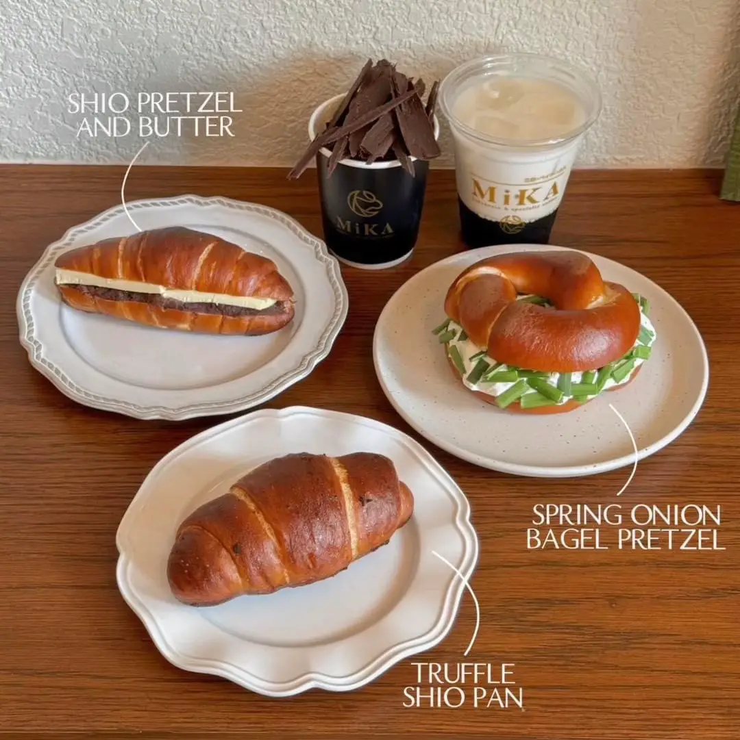 Mika bakery คาเฟ่ขนมปังเกลือติดบีทีเอสเอกมัย🥖🍞 | แกลเลอรีที่โพสต์โดย ...