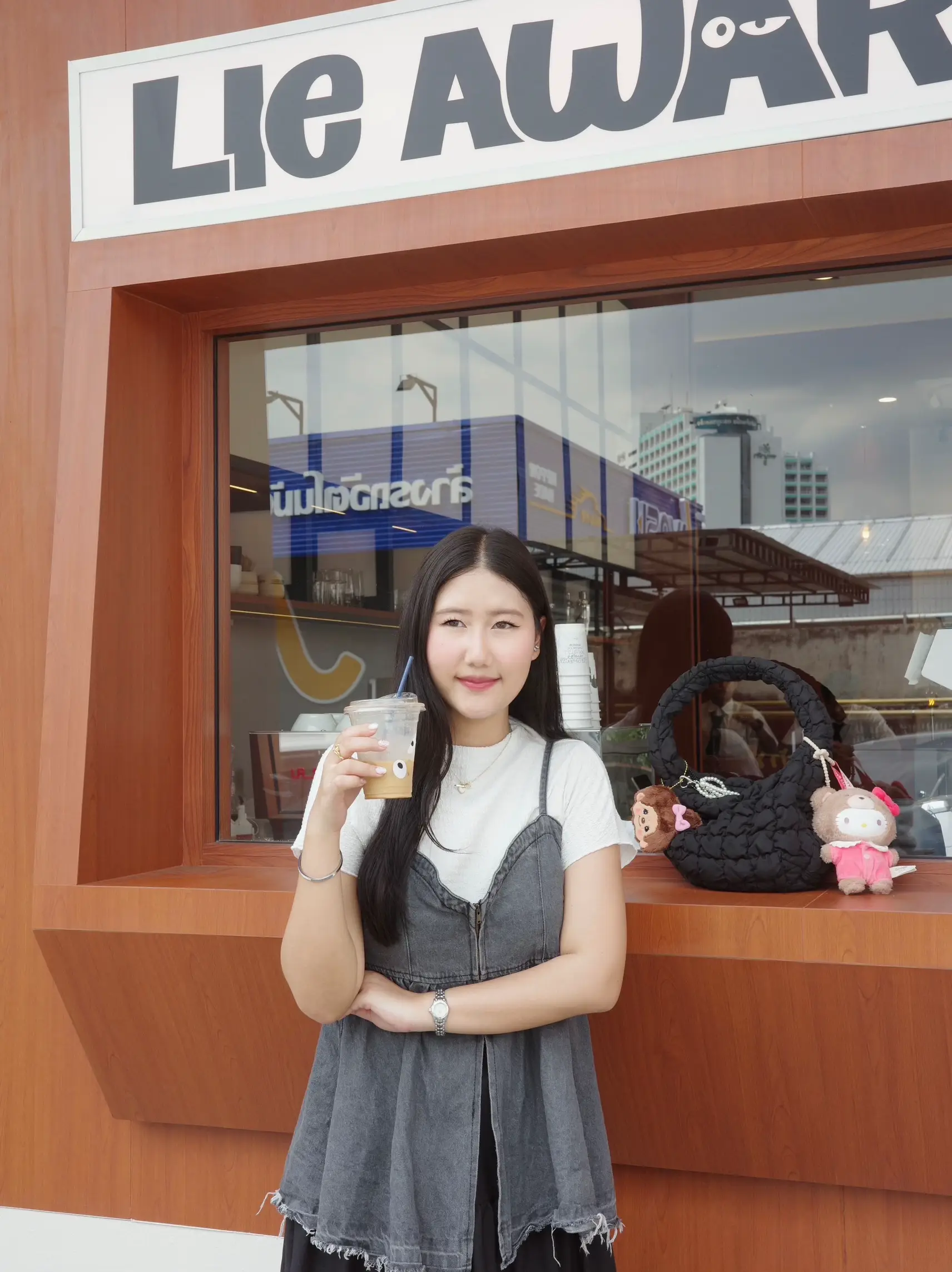 🐱LIE AWAKE คาเฟ่แมวเหมี๊ยวสุดคิ้วท์เปิดใหม่🌟 | แกลเลอรีที่โพสต์โดย ...