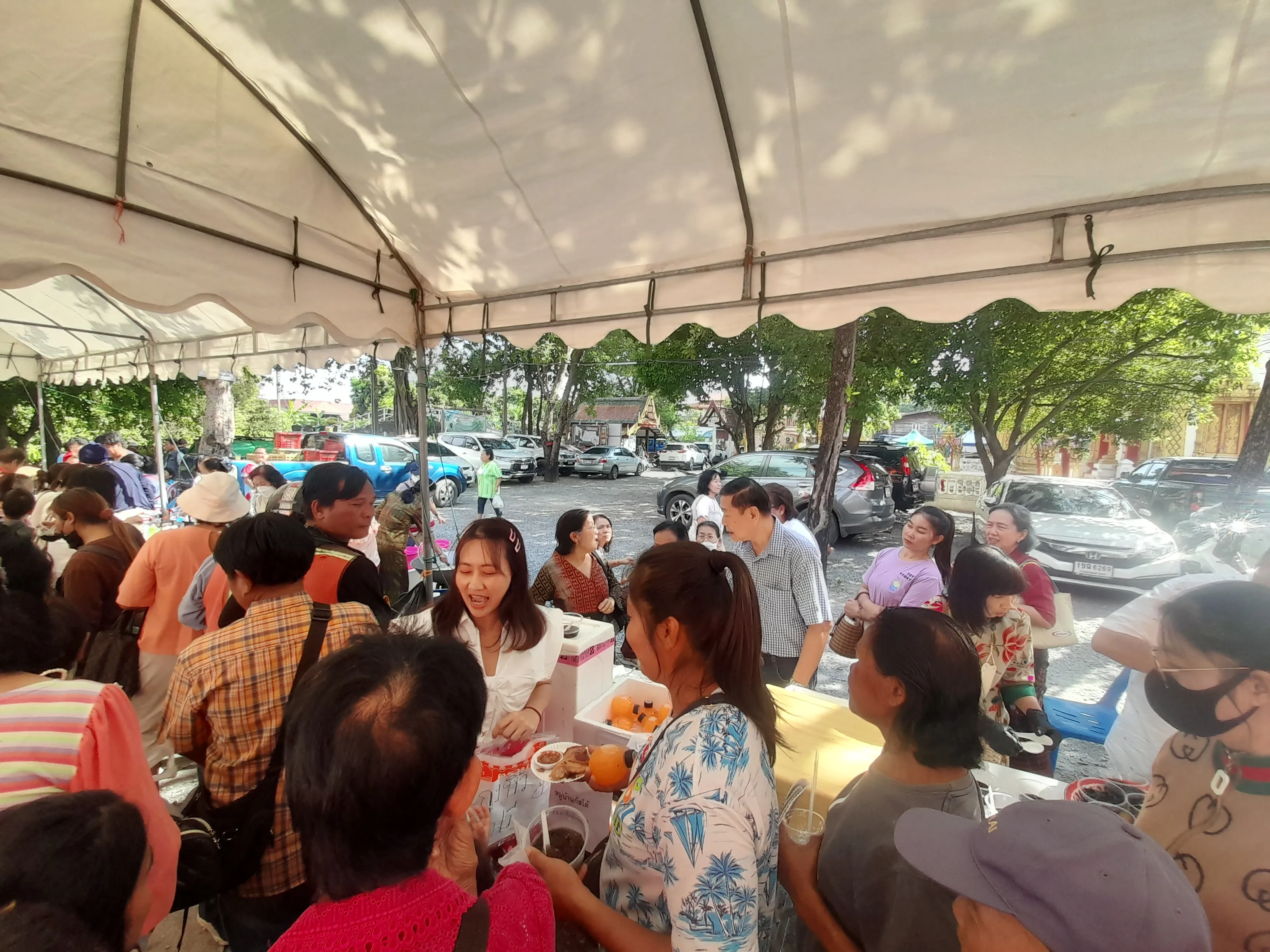 ถุงหิ้วฟรี ! #โรงทานงานกฐิน | แกลเลอรีที่โพสต์โดย kru.ink | Lemon8