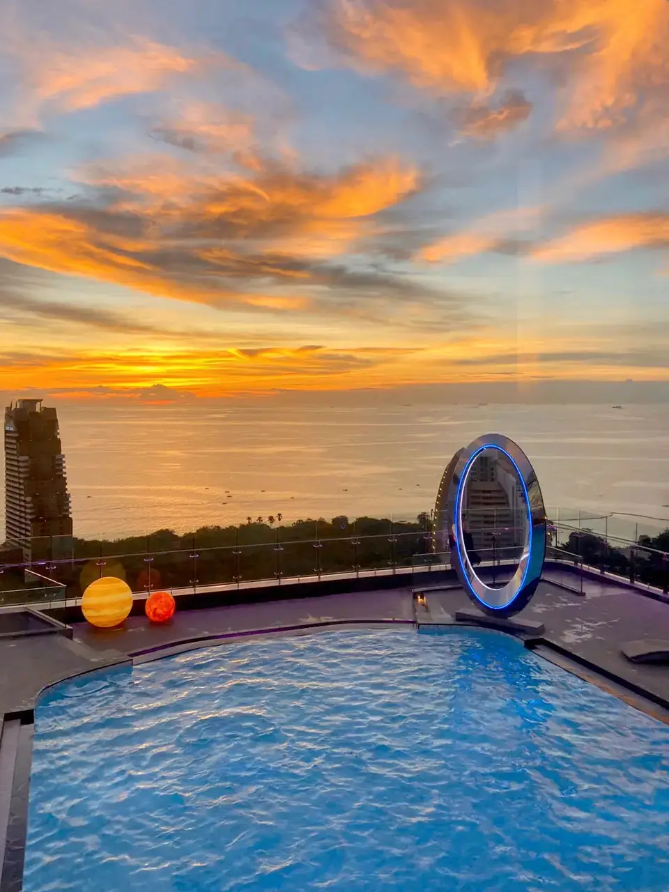 19 ไอเดียยอดนิยมเกี่ยวกับ รู้จัก Sola Luna Rooftop ห้องอาหารบนหลังคา ...